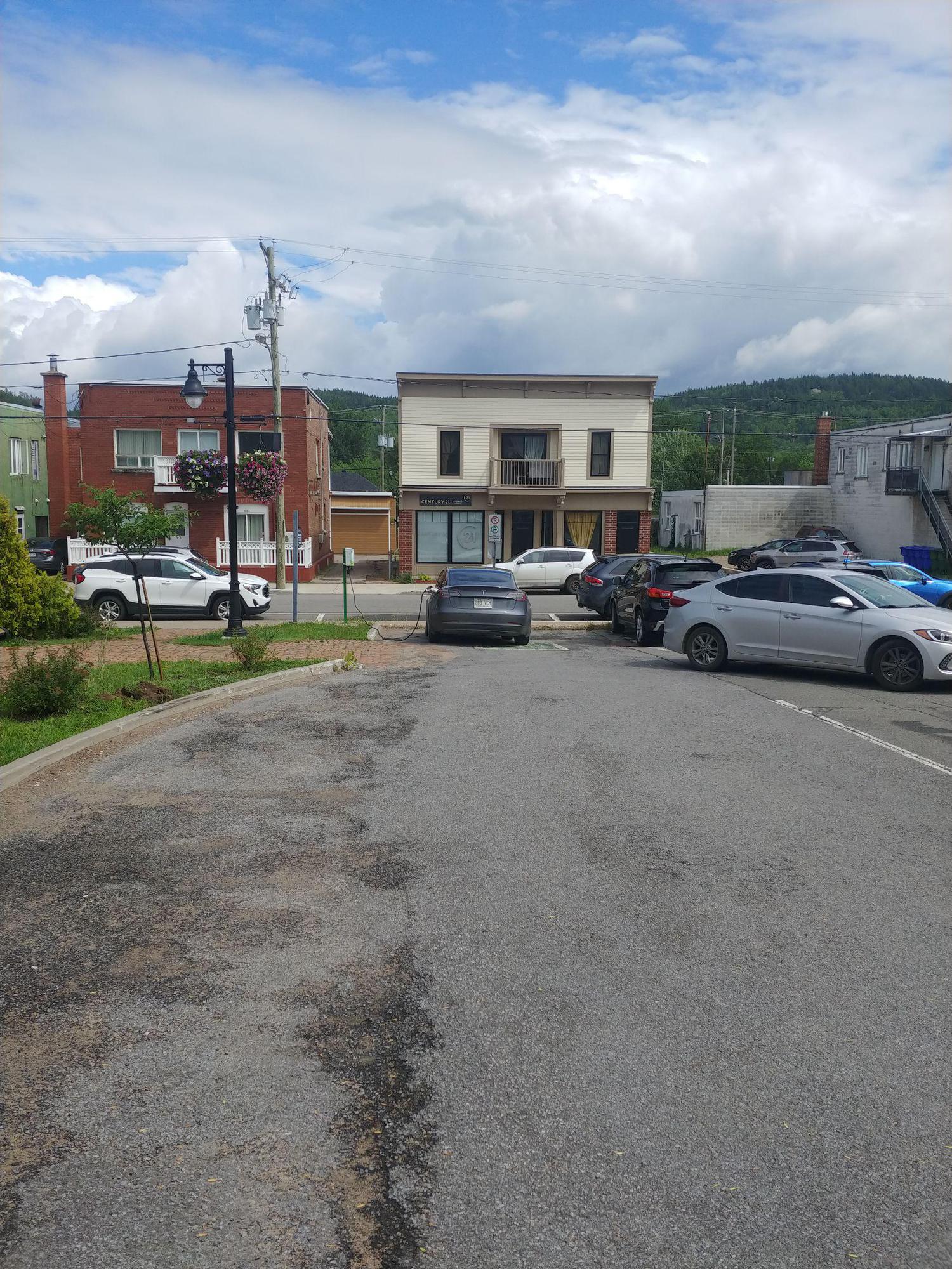 Parc des Générations | La Tuque, QC | EV Station