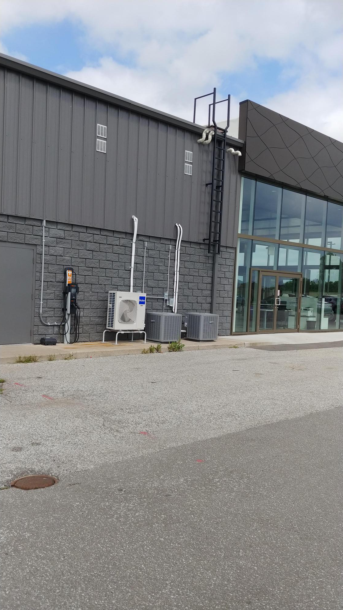 Windsor Hyundai | Windsor, ON | EV Station