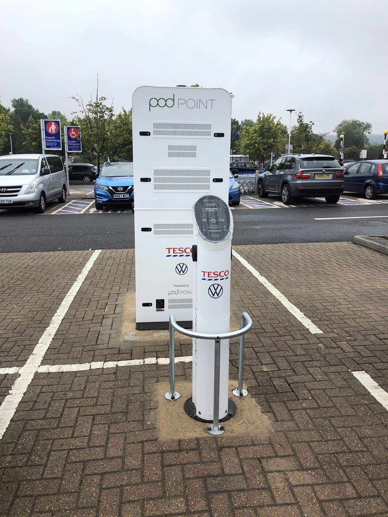 Tesco Superstore Guildford | Ashenden Rd, Guildford, GU2 7UN, United ...