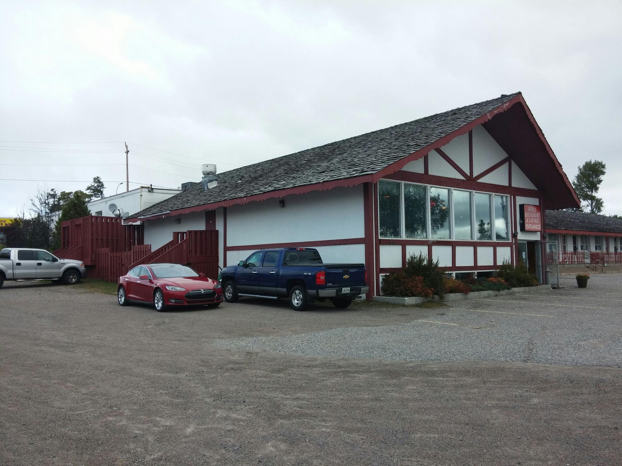 Red Dog Inn | Terrace Bay, ON | EV Station