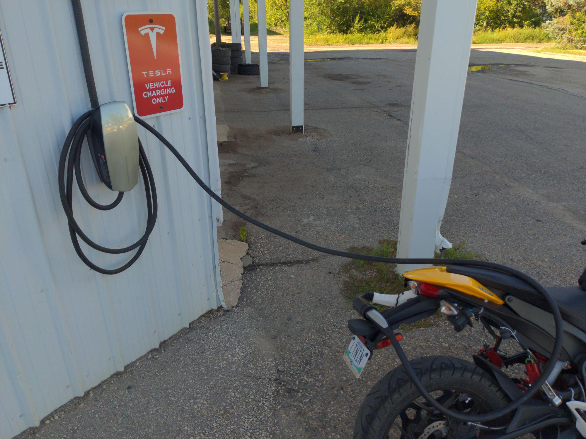 Four Way Motors | MacGregor, MB | EV Station
