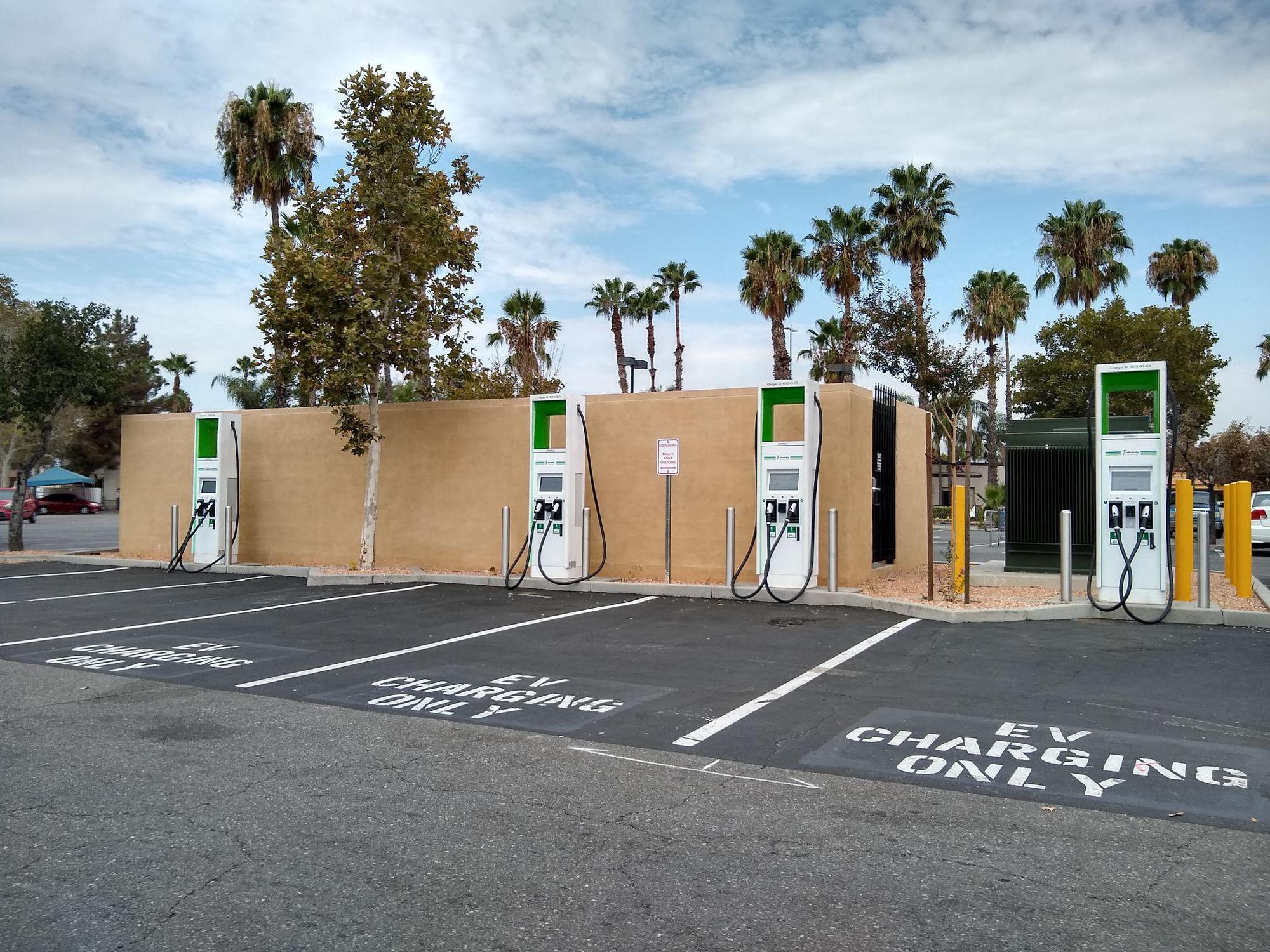 Walmart Supercenter Colton | Colton, CA | EV Station