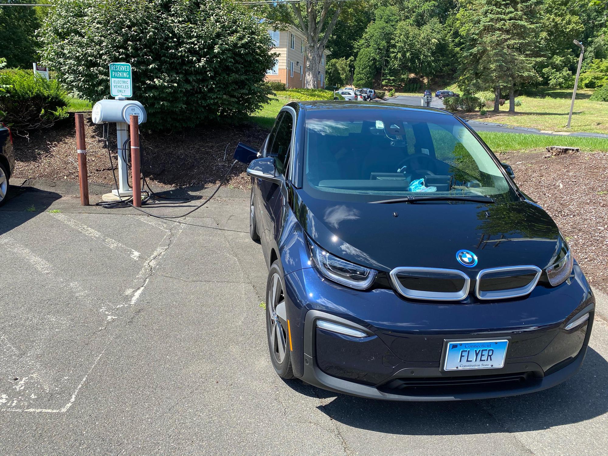 Mitchell Volvo | Simsbury, CT | EV Station