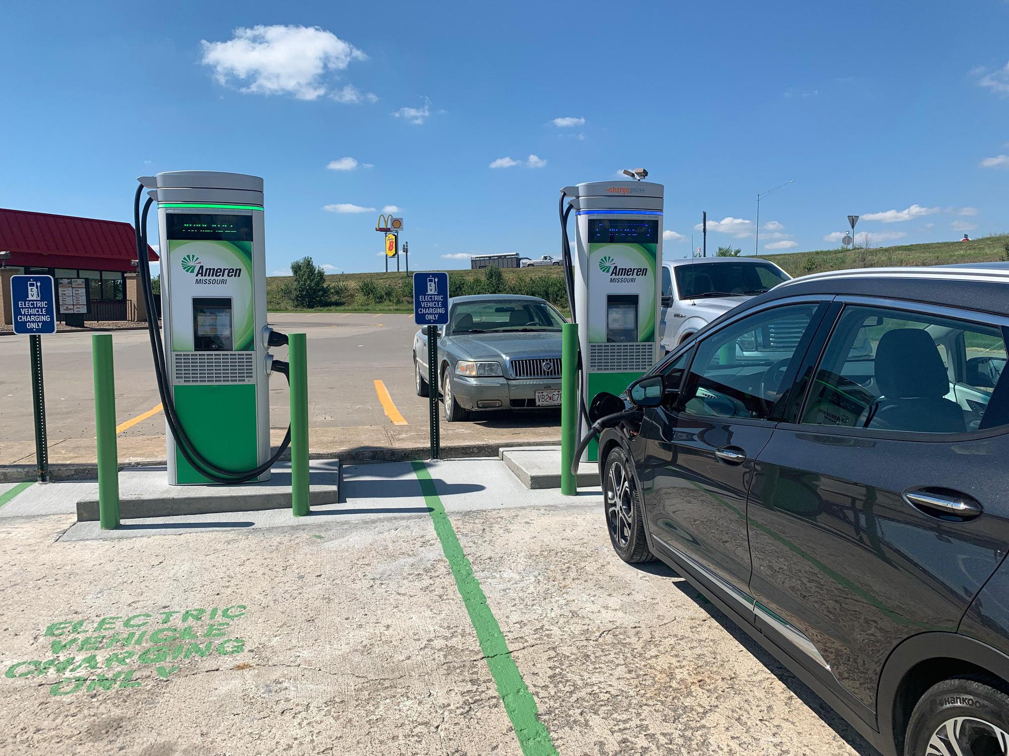 Ayerco | Bowling Green, MO | EV Station
