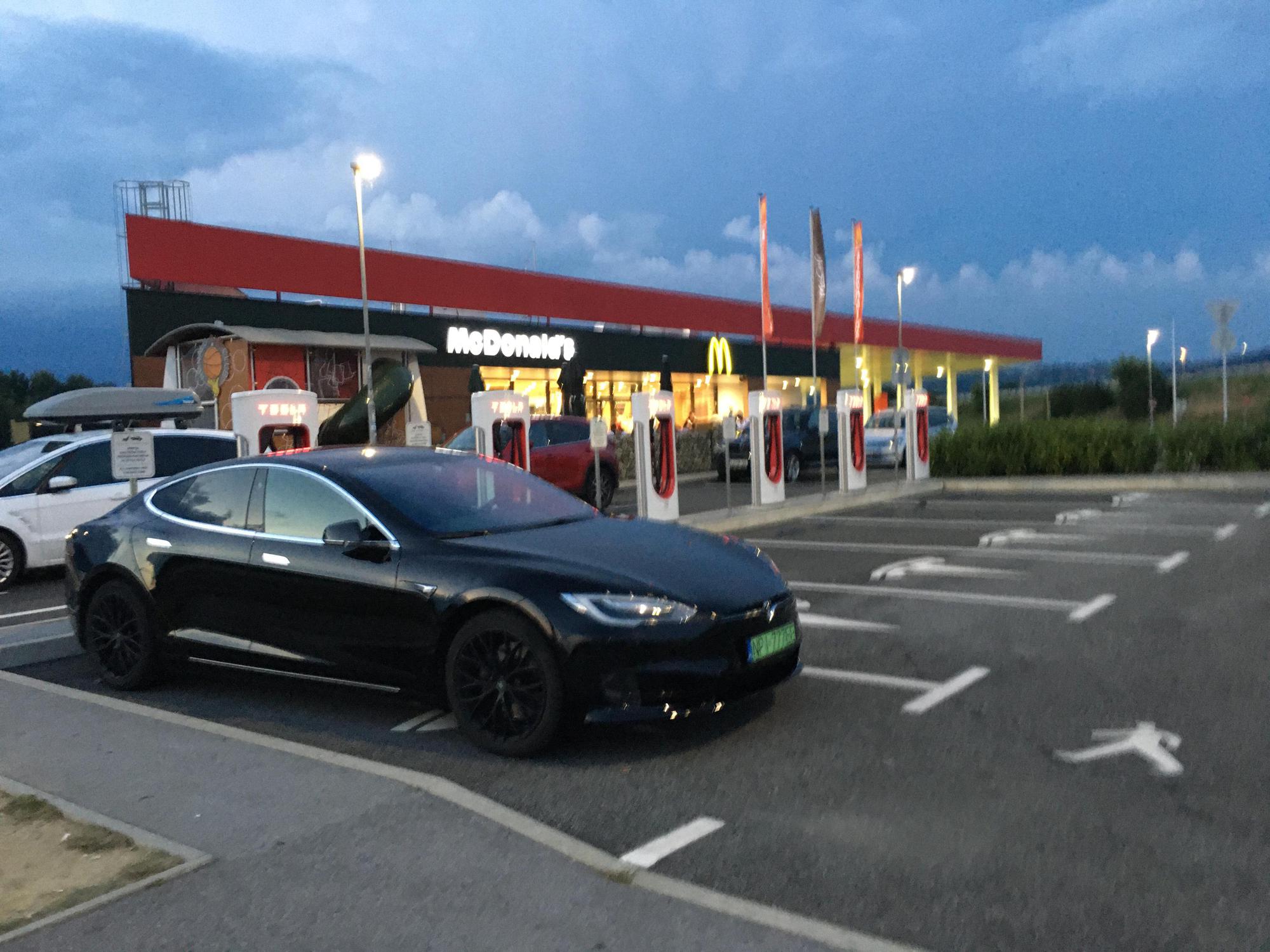 Service Station Petrol Maribor | 20 Na polju, Maribor, Slovenia, 2000 ...