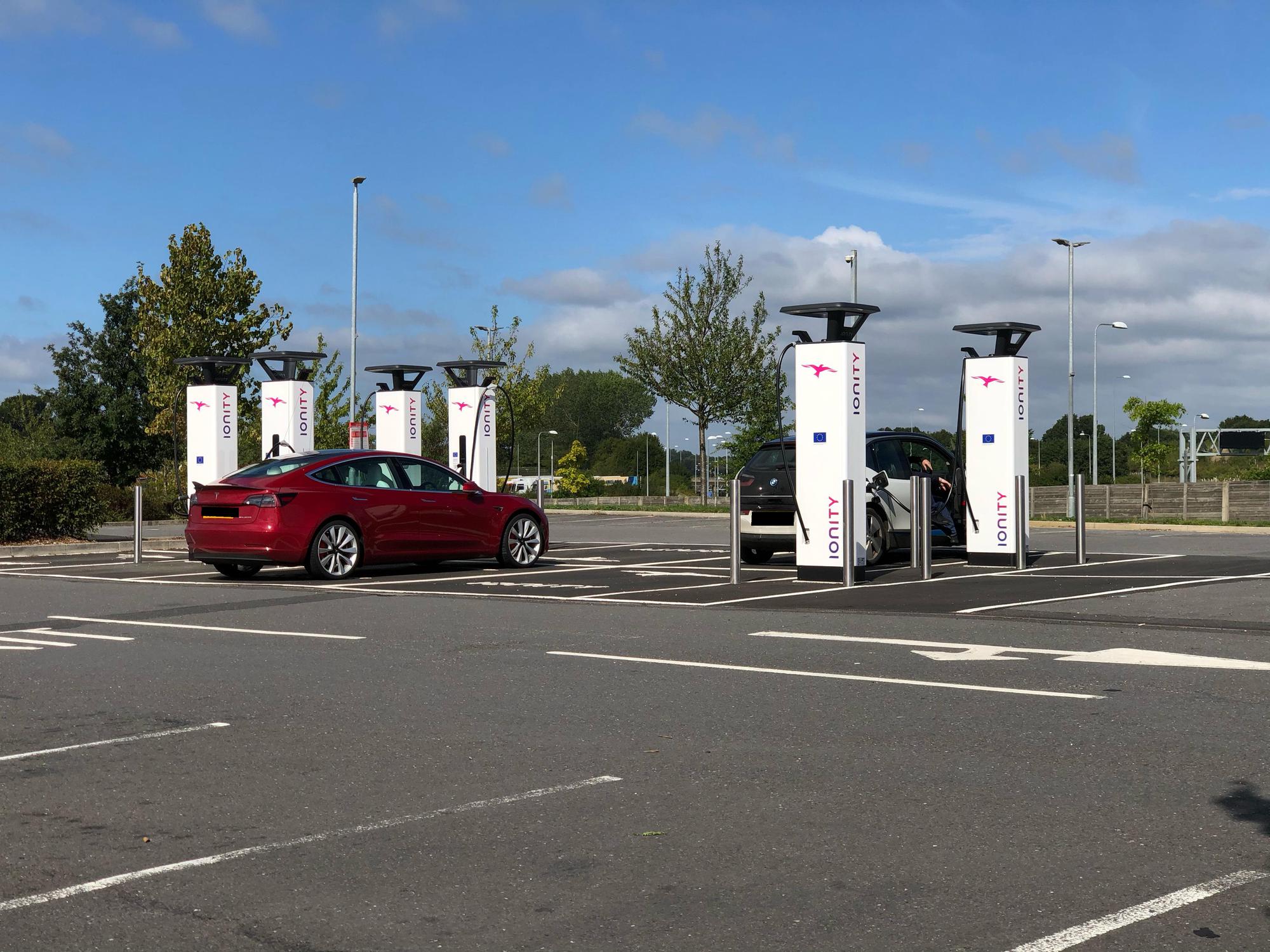 Cobham Services M25 (2) | Downside, England | EV Station