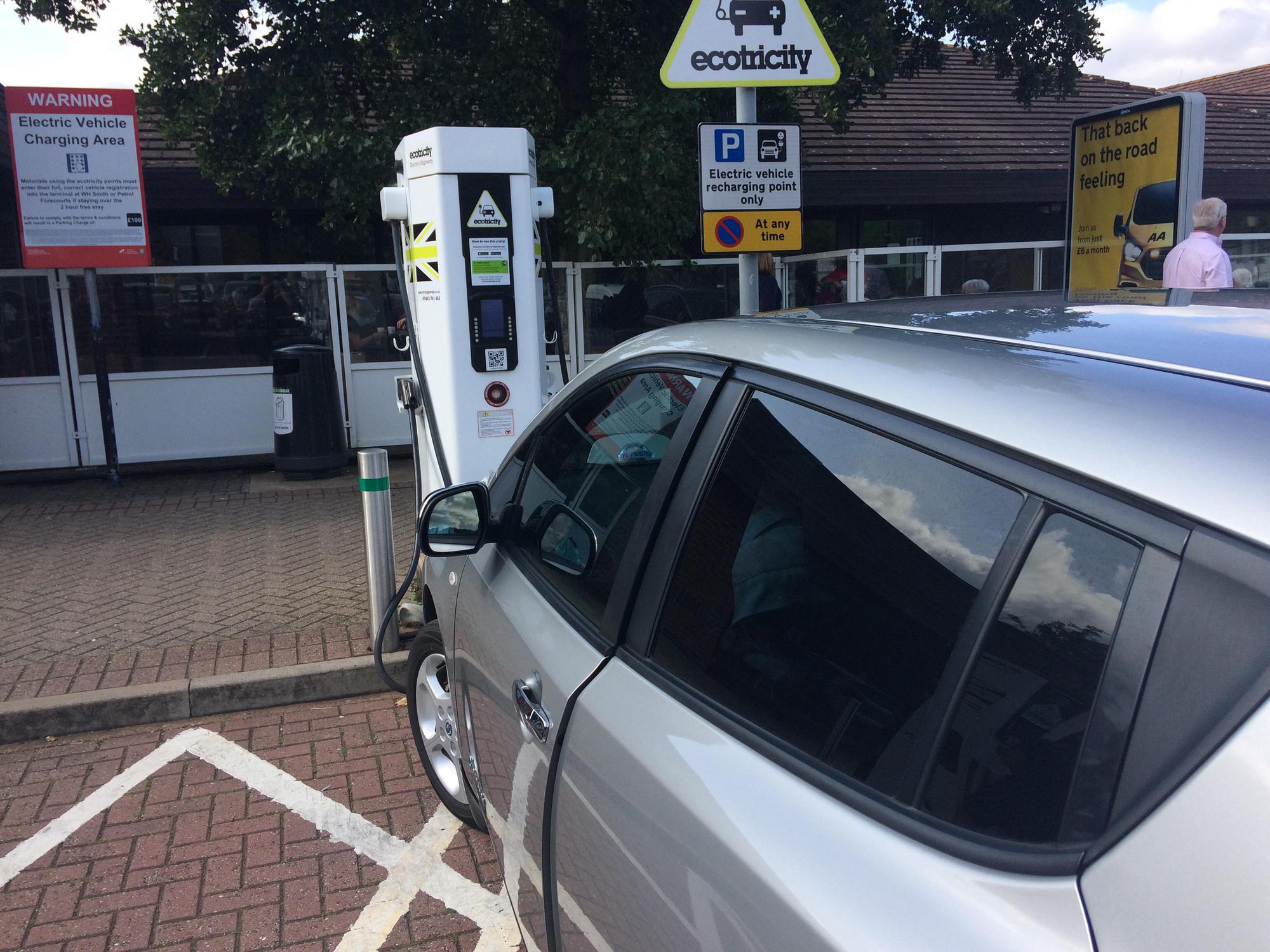 Warwick Northbound Services M40 (2) | Welcome Break Services, M40 ...