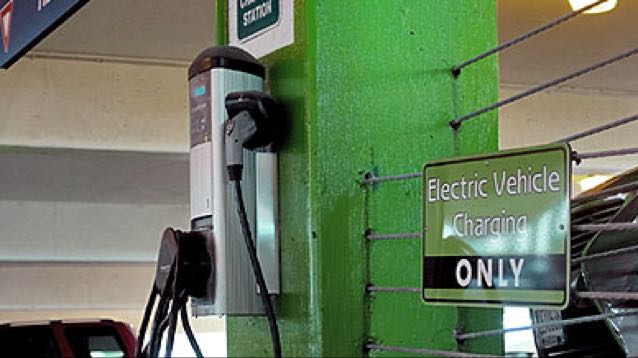 Spruce Tree Centre (1) | St Paul, MN | EV Station