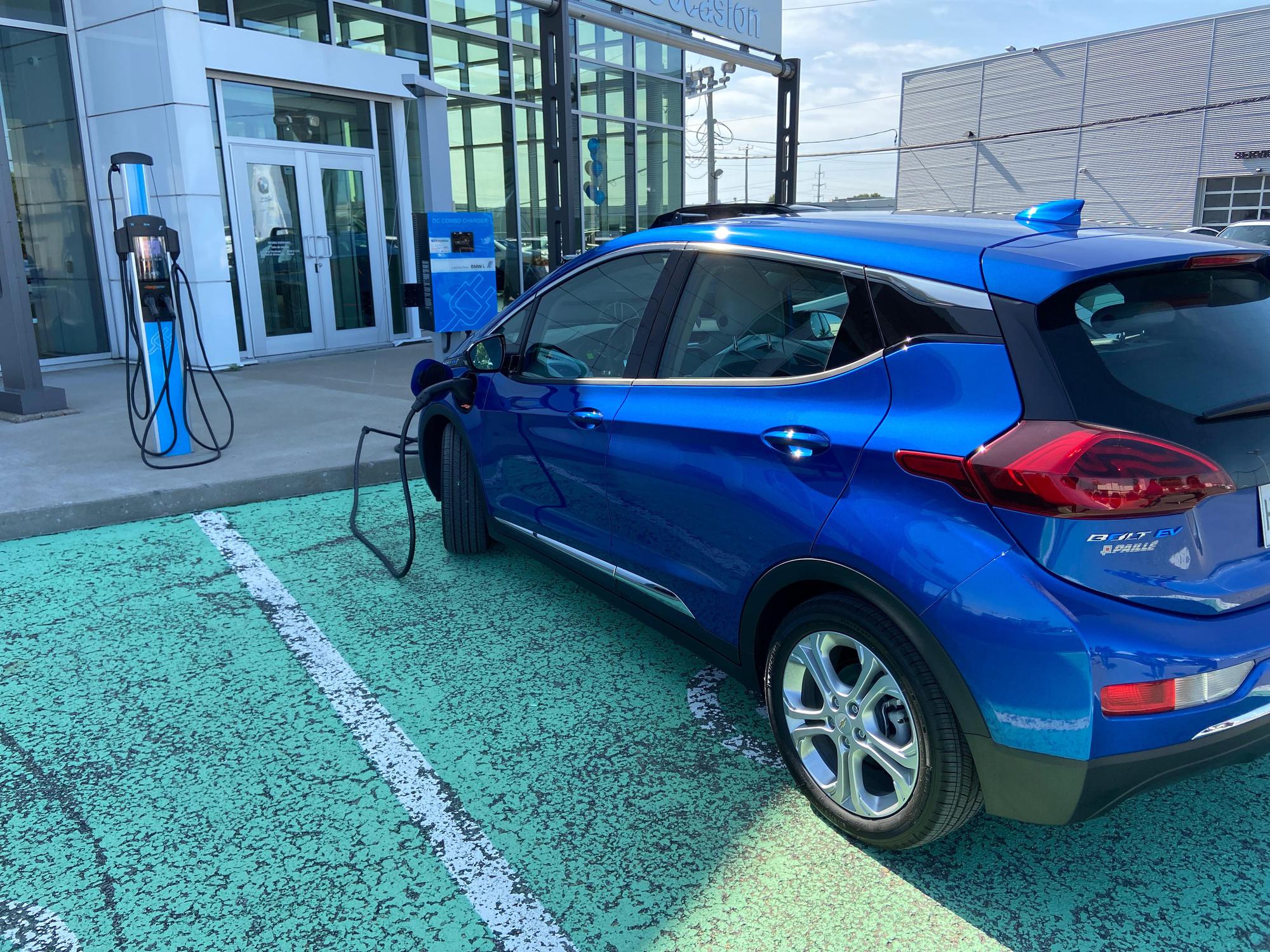 BMW Québec | Québec, QC | EV Station