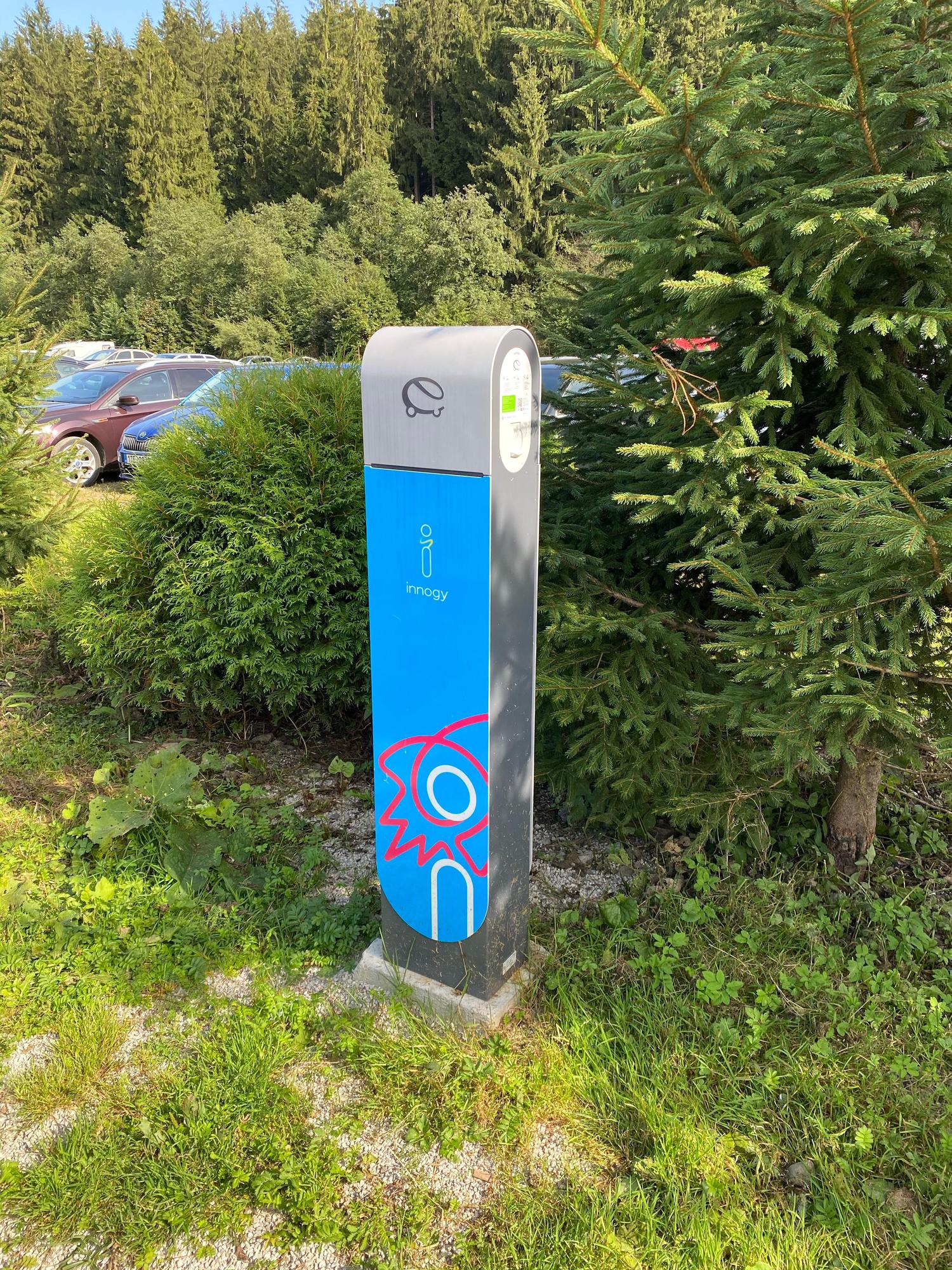 AC nabíjecí stanice innogy Energo, s.r.o. | Bílá, Moravskoslezský kraj ...