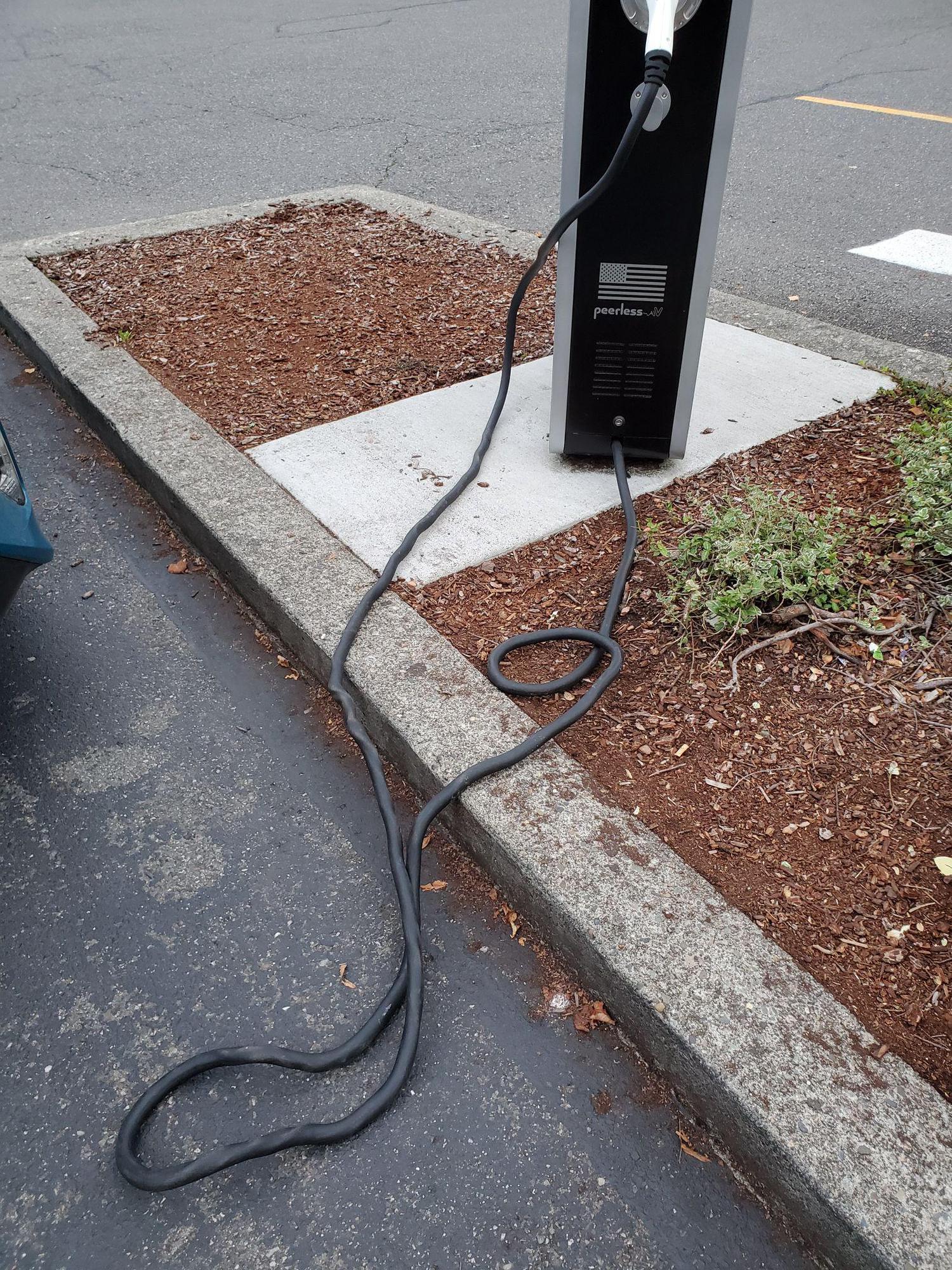 Safeway Roosevelt Way | Seattle, WA | EV Station