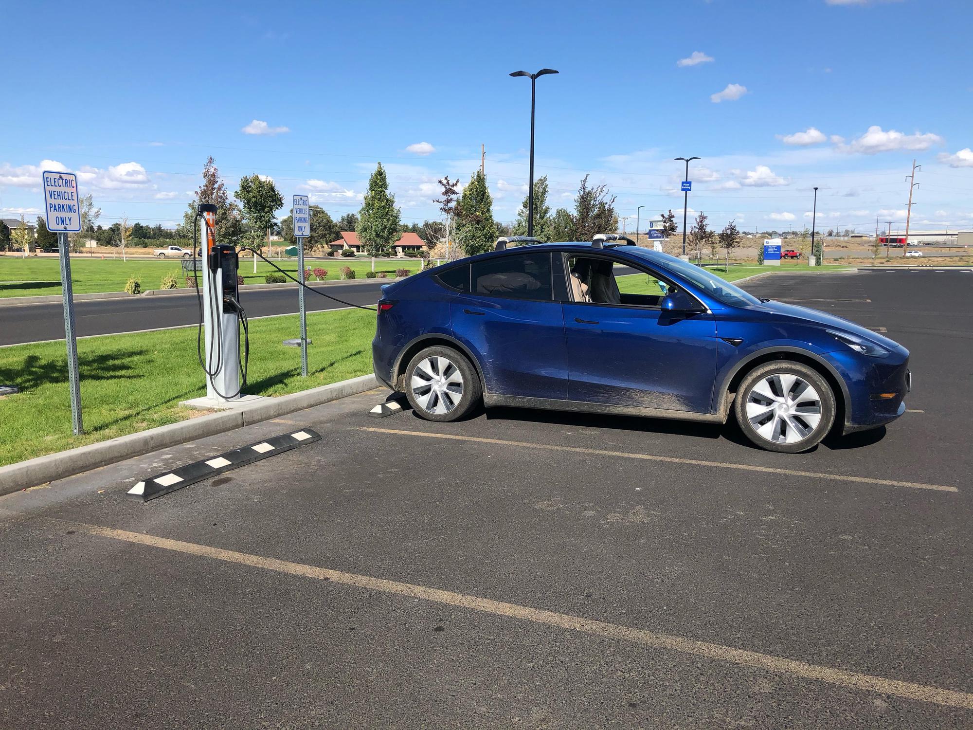 Good Shepherd Health Care Medical Plaza | Hermiston, OR | EV Station