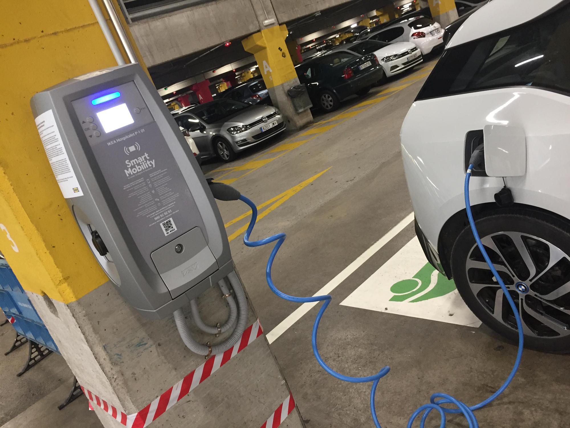 Charging Station IBERDROLA CLIENTES | L'Hospitalet de Llobregat, CT ...