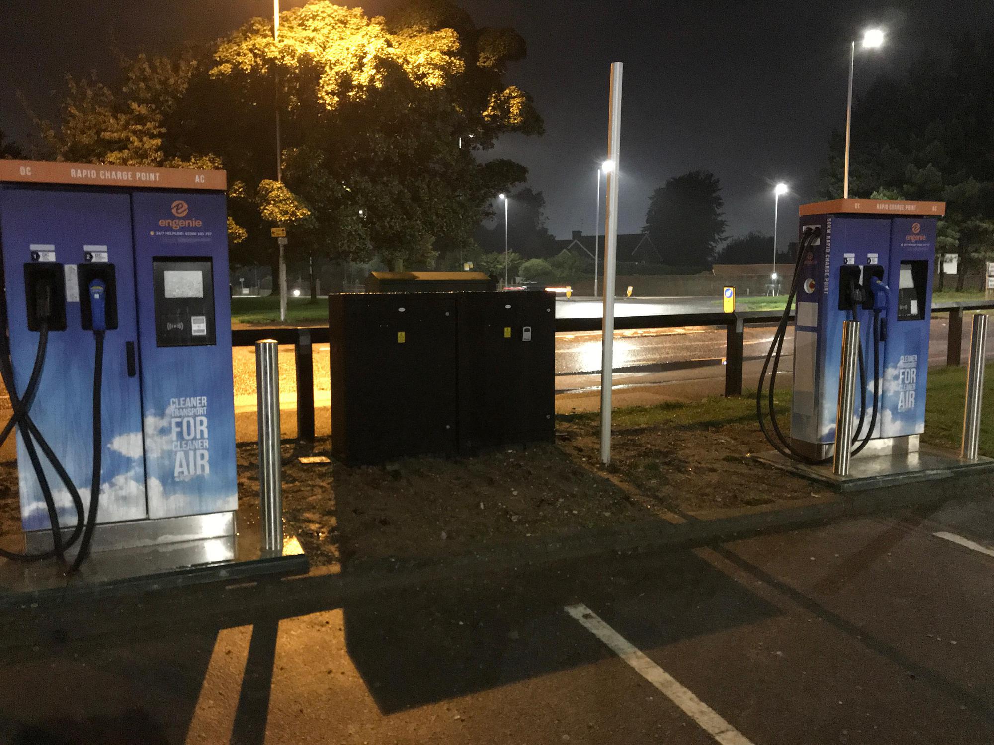 Hatters Way Retail Park - McDonalds | Chaul End Lane, Luton, LU4 8EZ ...