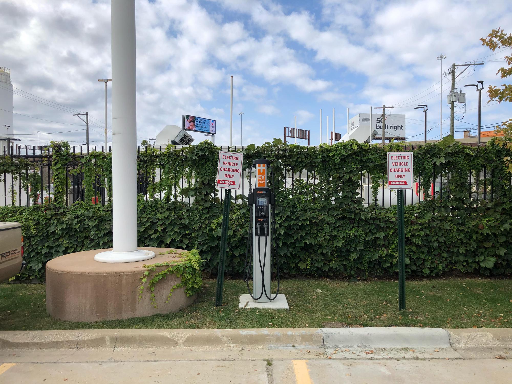 Ozinga Concrete | Chicago, IL | EV Station