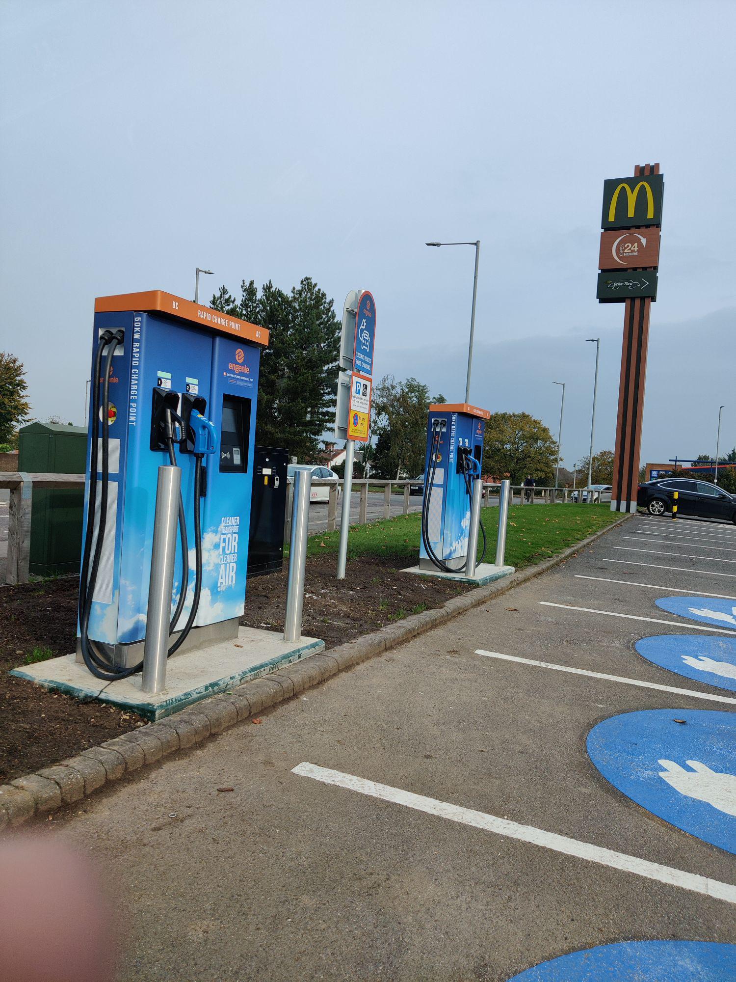 Hatters Way Retail Park - McDonalds | Chaul End Lane, Luton, LU4 8EZ ...