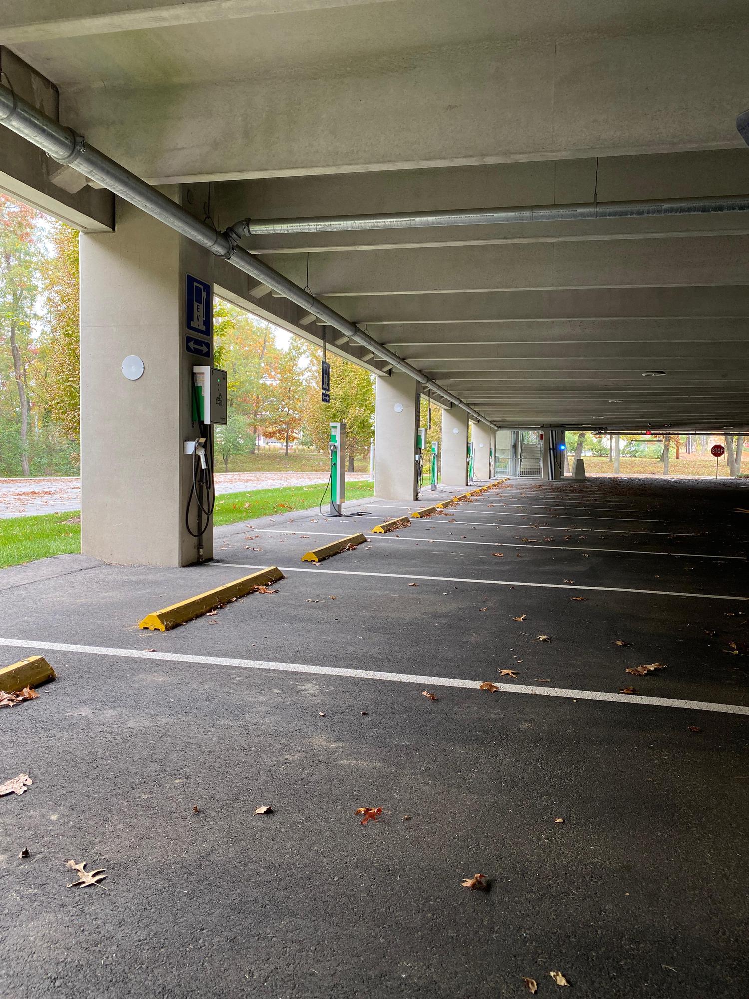 MathWorks Lakeside Campus Visitor Parking | Natick, MA | EV Station