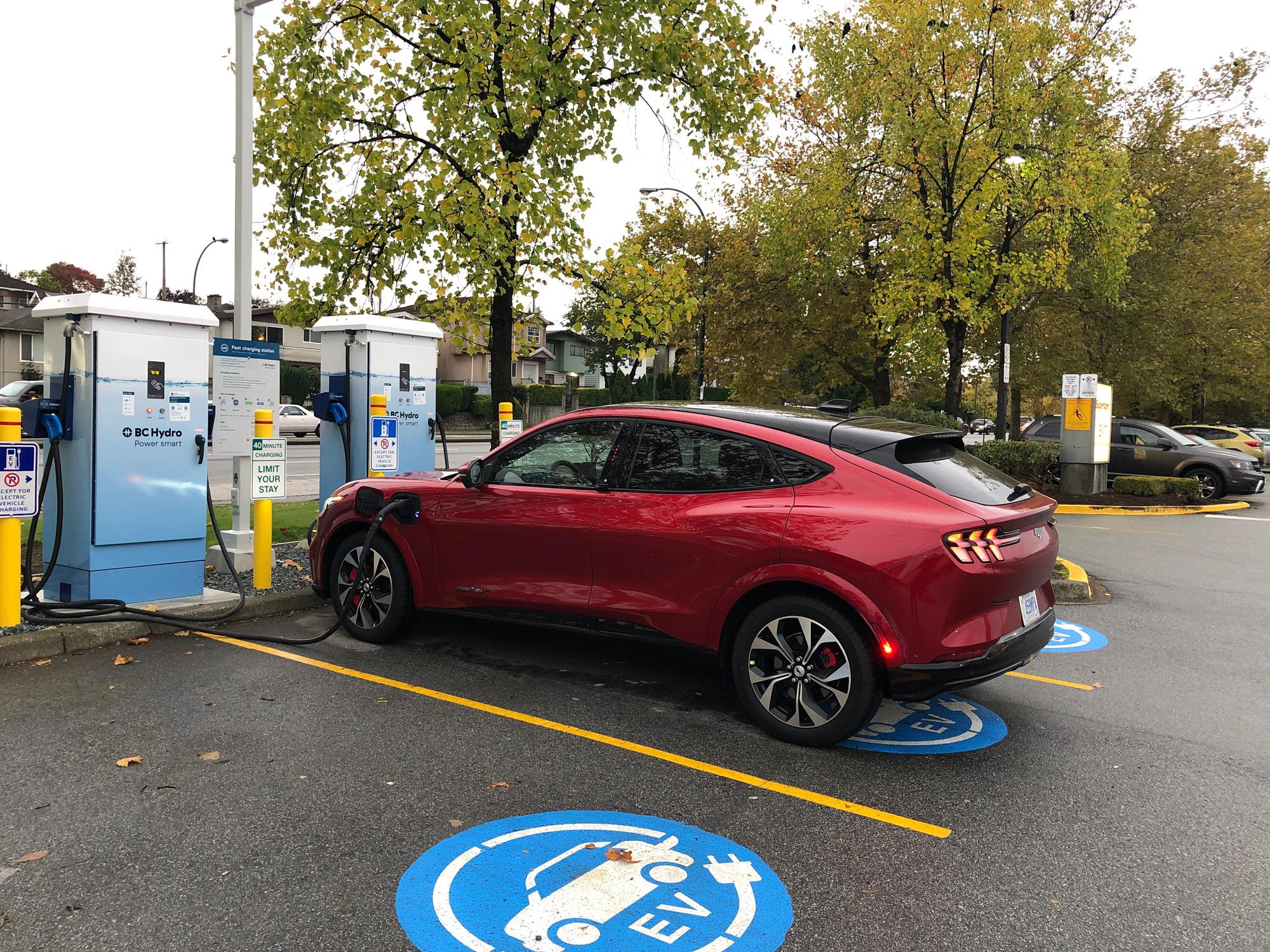 Vancouver - Grandview Hwy - Superstore | Vancouver, BC | EV Station