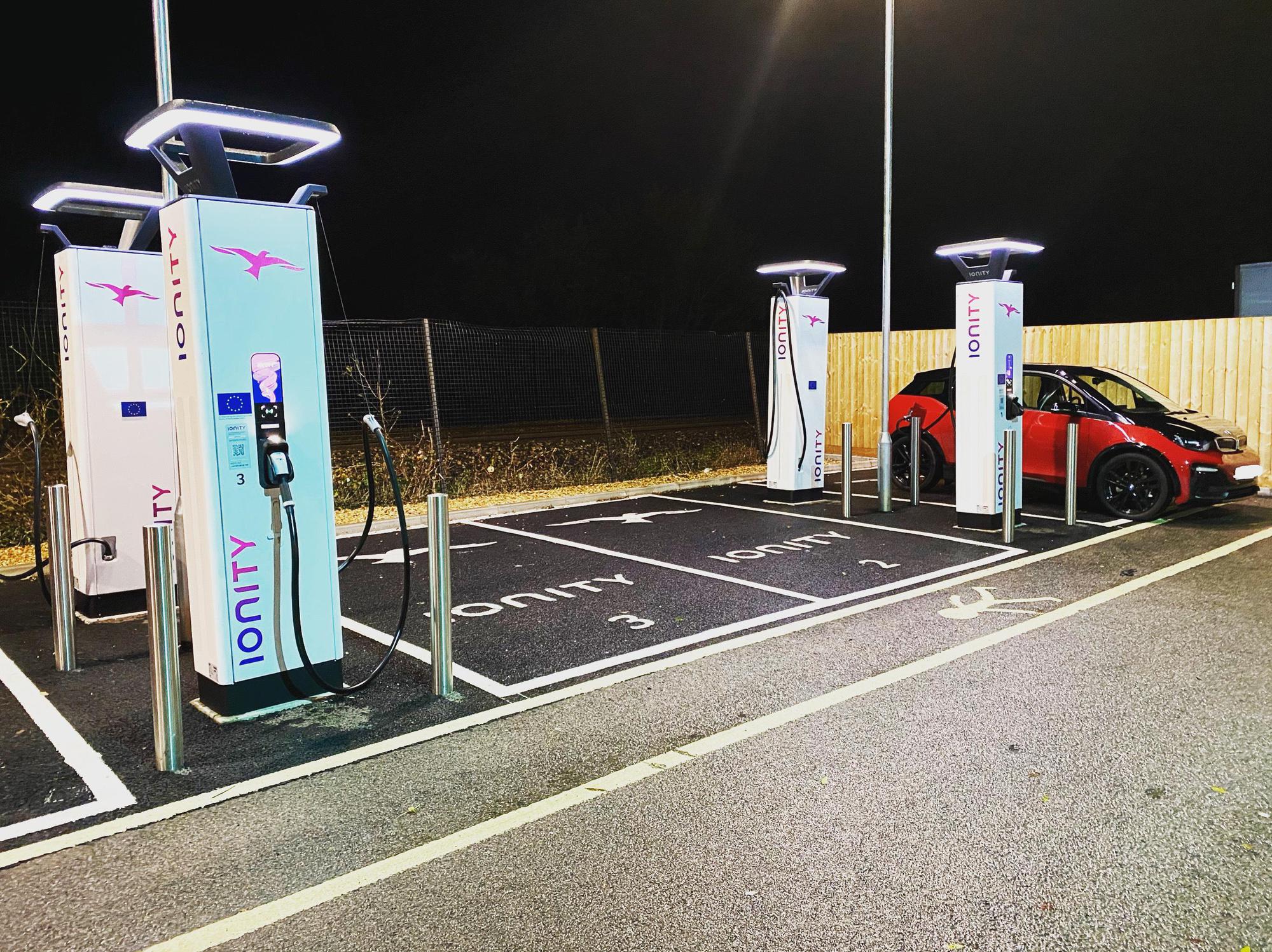 Extra Services Cullompton | Cullompton Motorway Services, M5, Junction ...