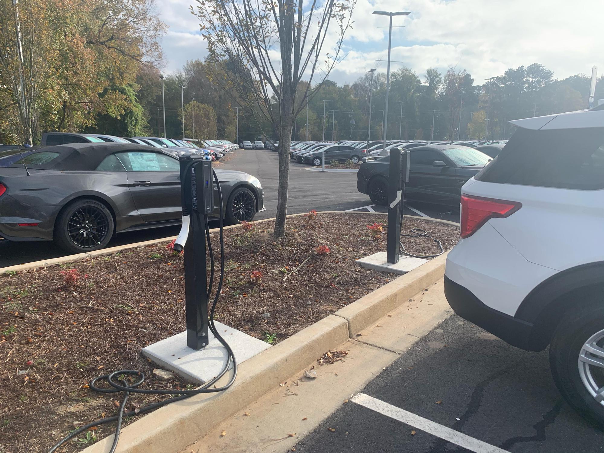 Hennessy Ford Atlanta - Service | Chamblee, GA | EV Station