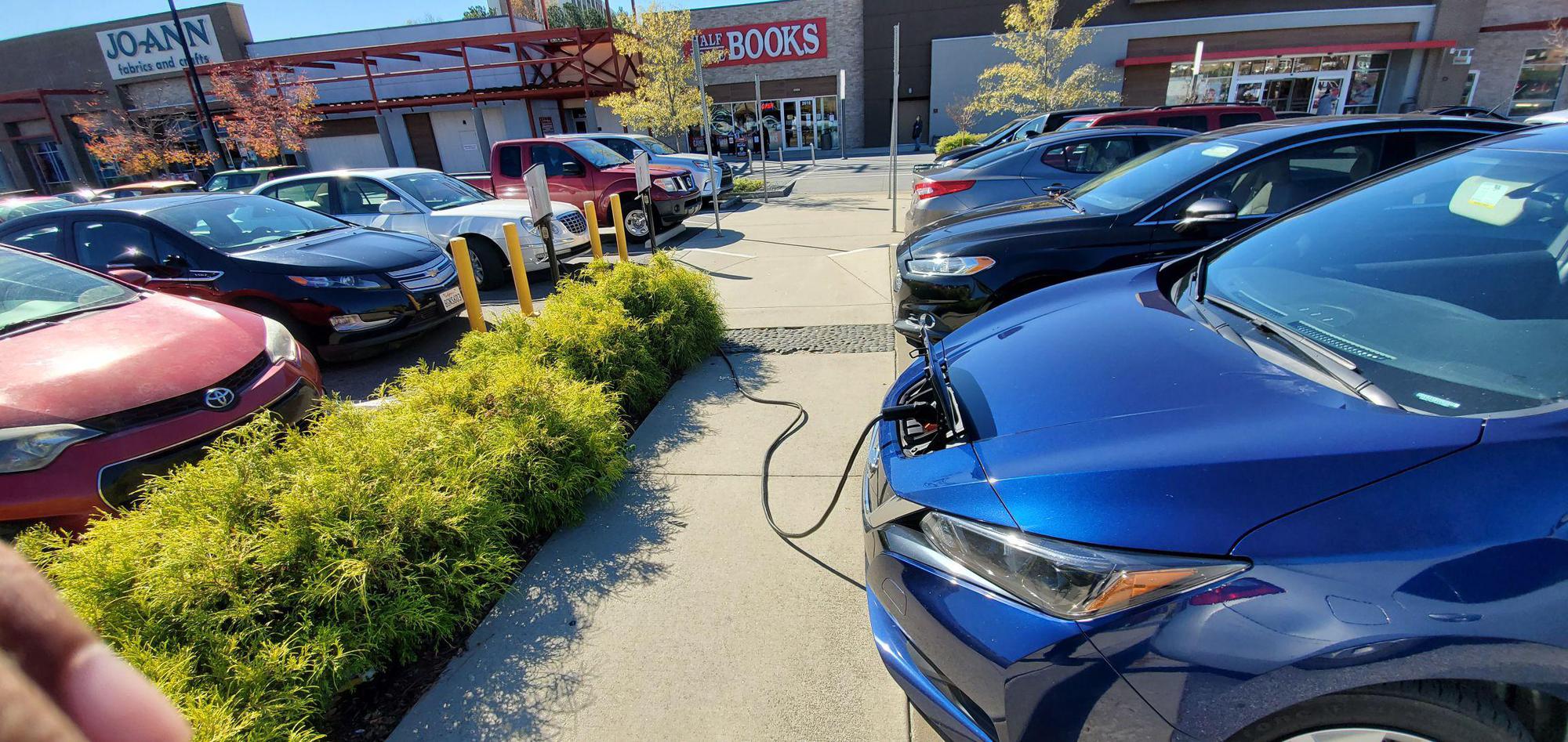 Suburban Plaza | Decatur, GA | EV Station