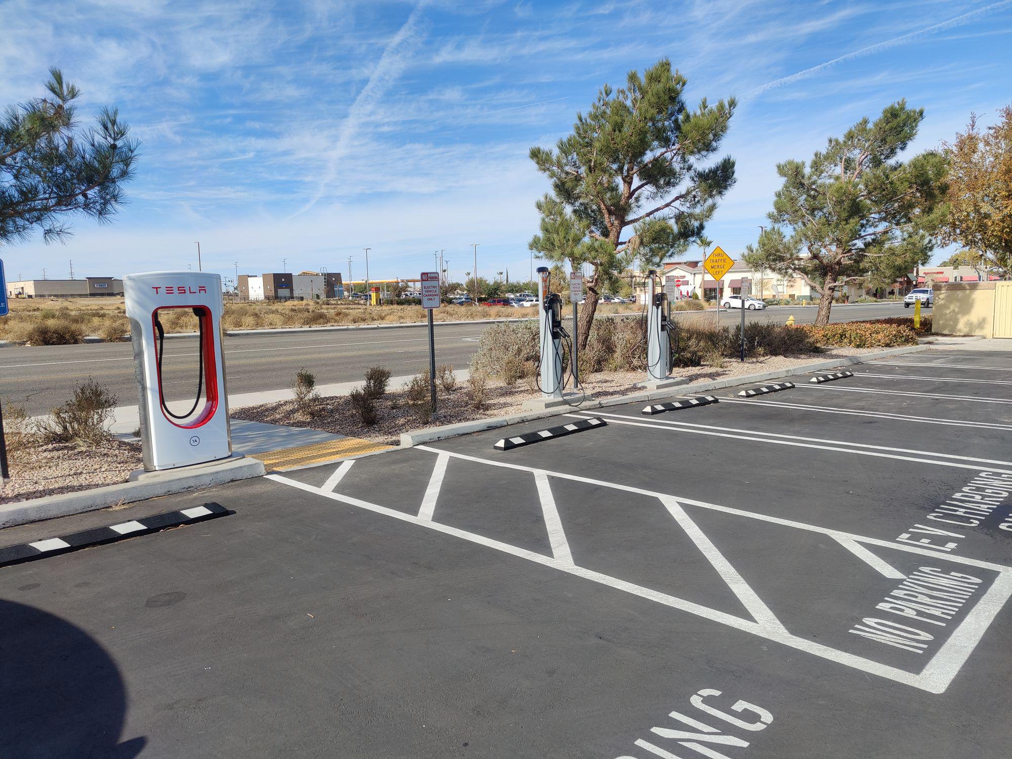 Target Hesperia, CA (1) | Hesperia, CA | EV Station