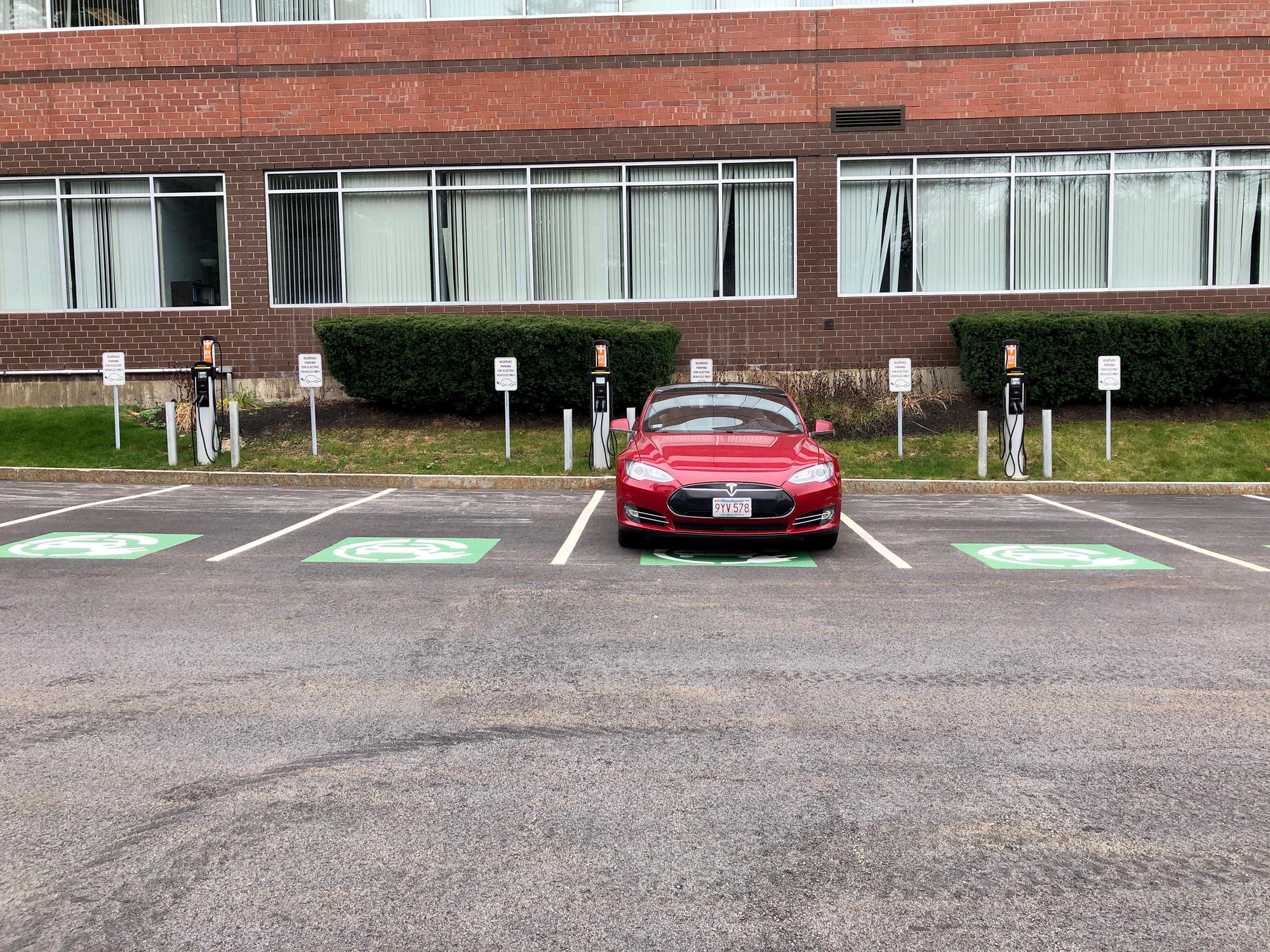 AMD/Qualcomm | Boxborough, MA | EV Station