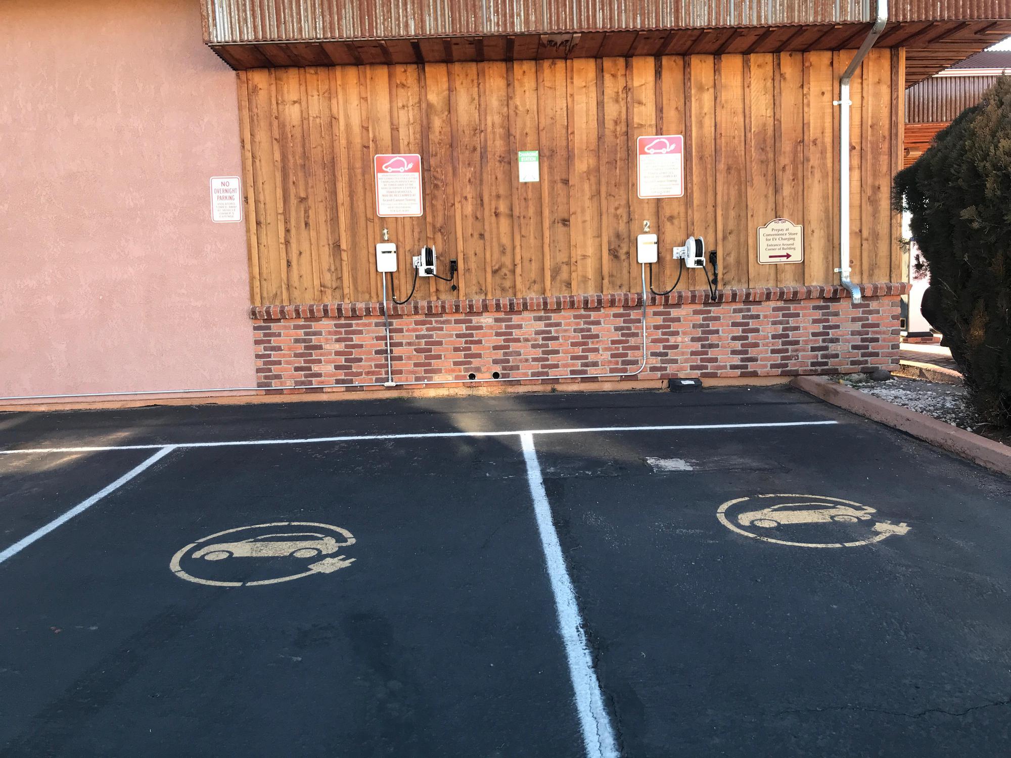 Chevron | Williams, AZ | EV Station