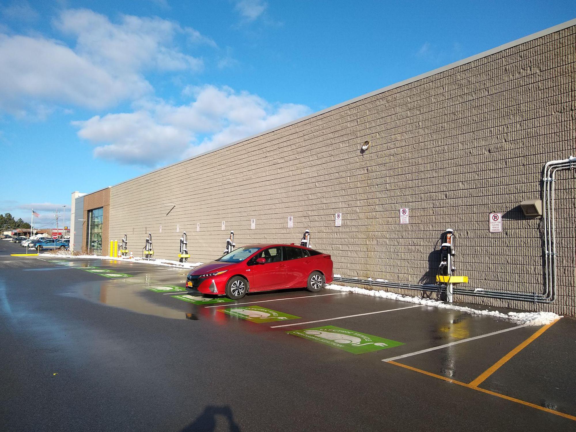 RRH Riedman Health Center | Rochester, NY | EV Station