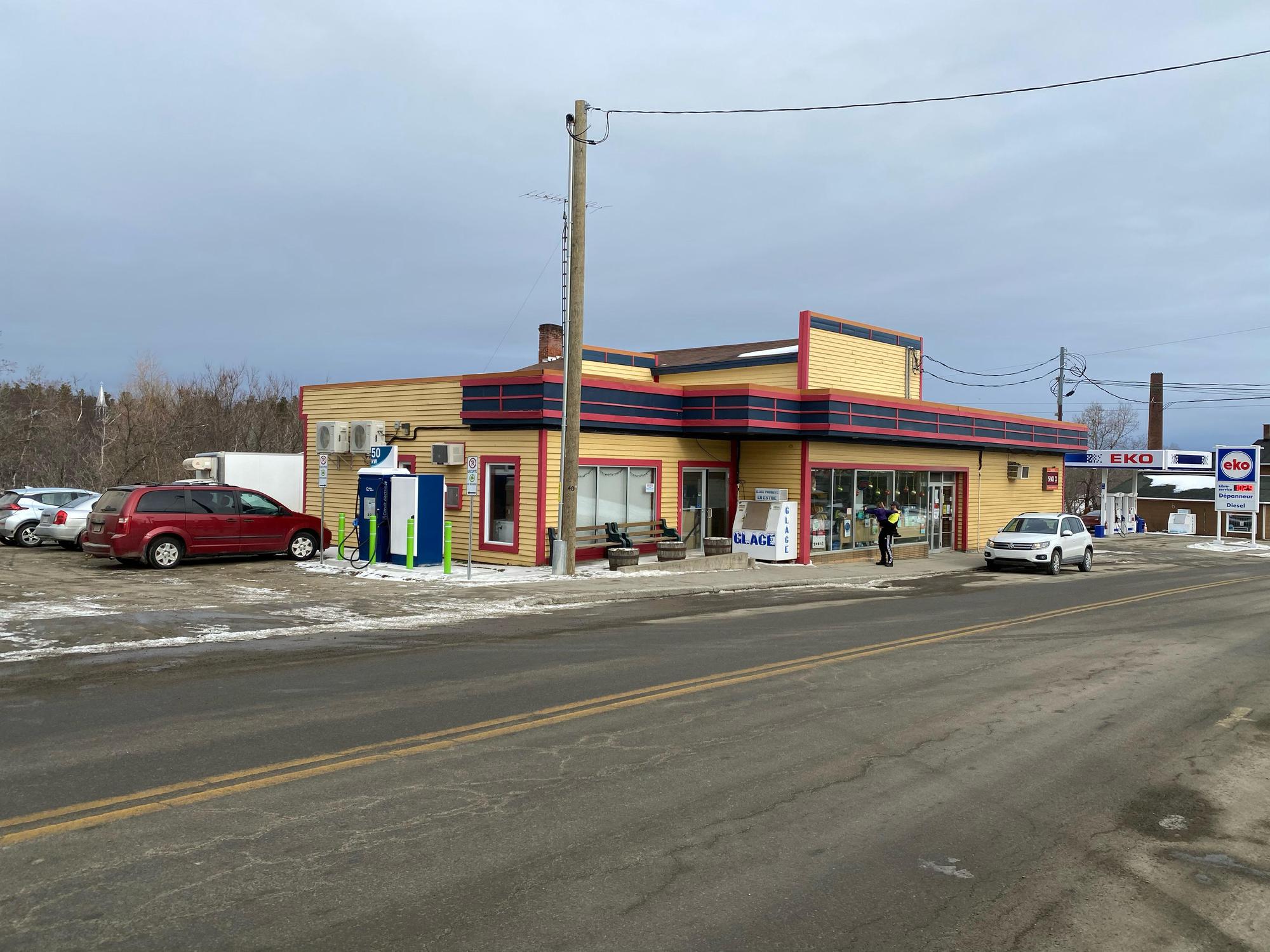 Charcuterie Scotstown | Scotstown, QC | EV Station