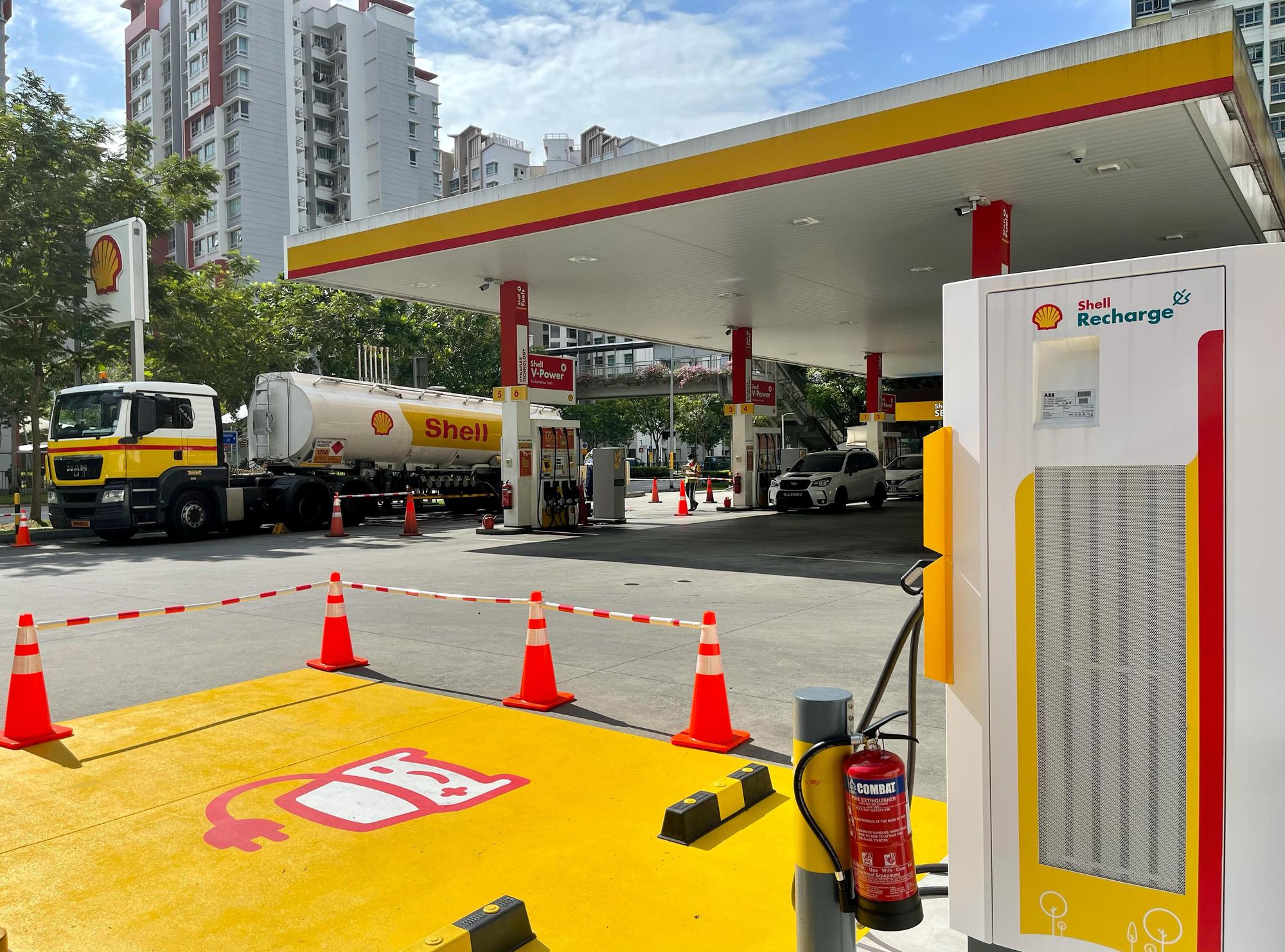 Shell Punggol | 821 Punggol Rd, Singapore 829169 | EV Station