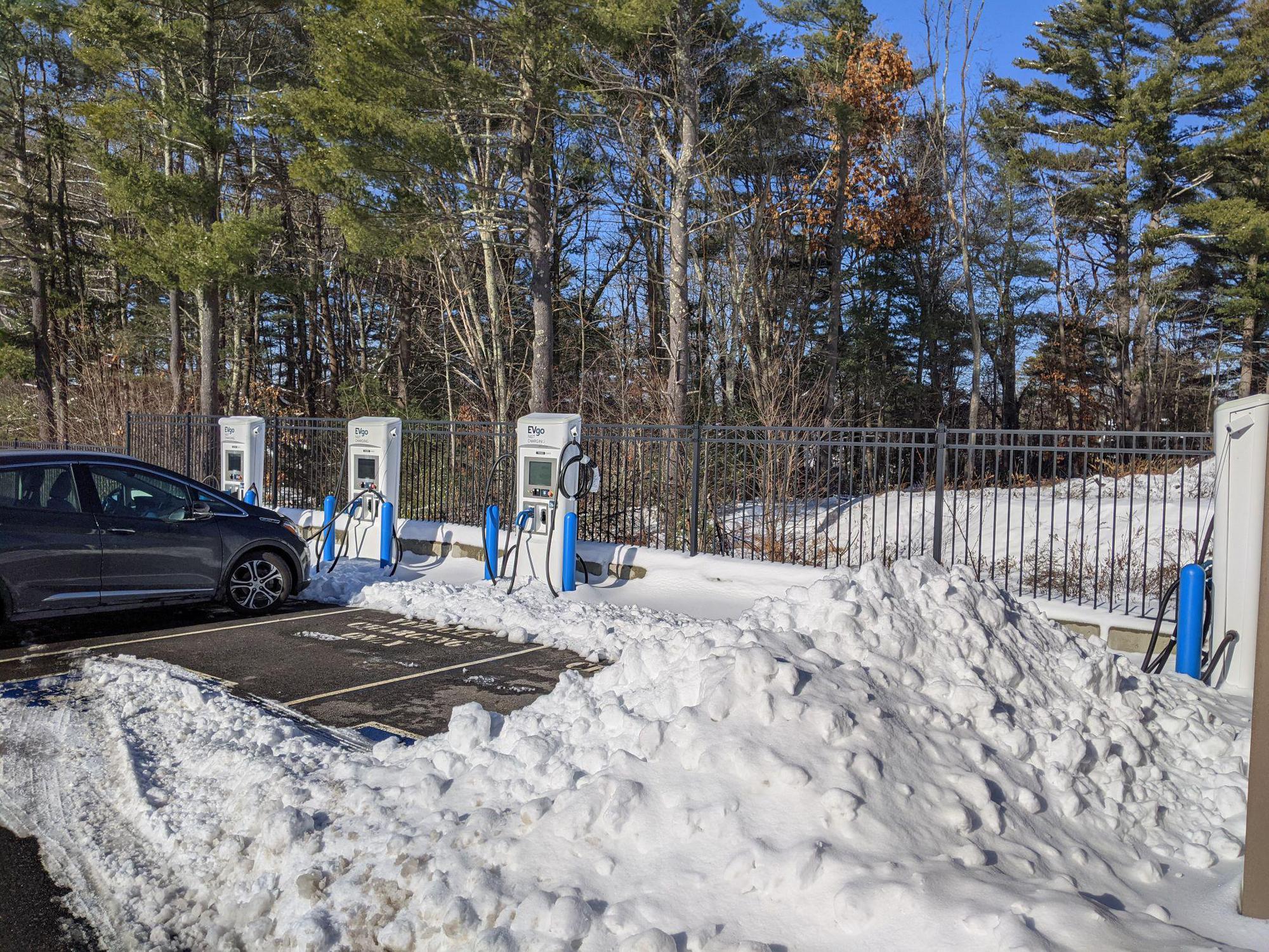 Holiday Inn Express Sturbridge | Sturbridge, MA | EV Station