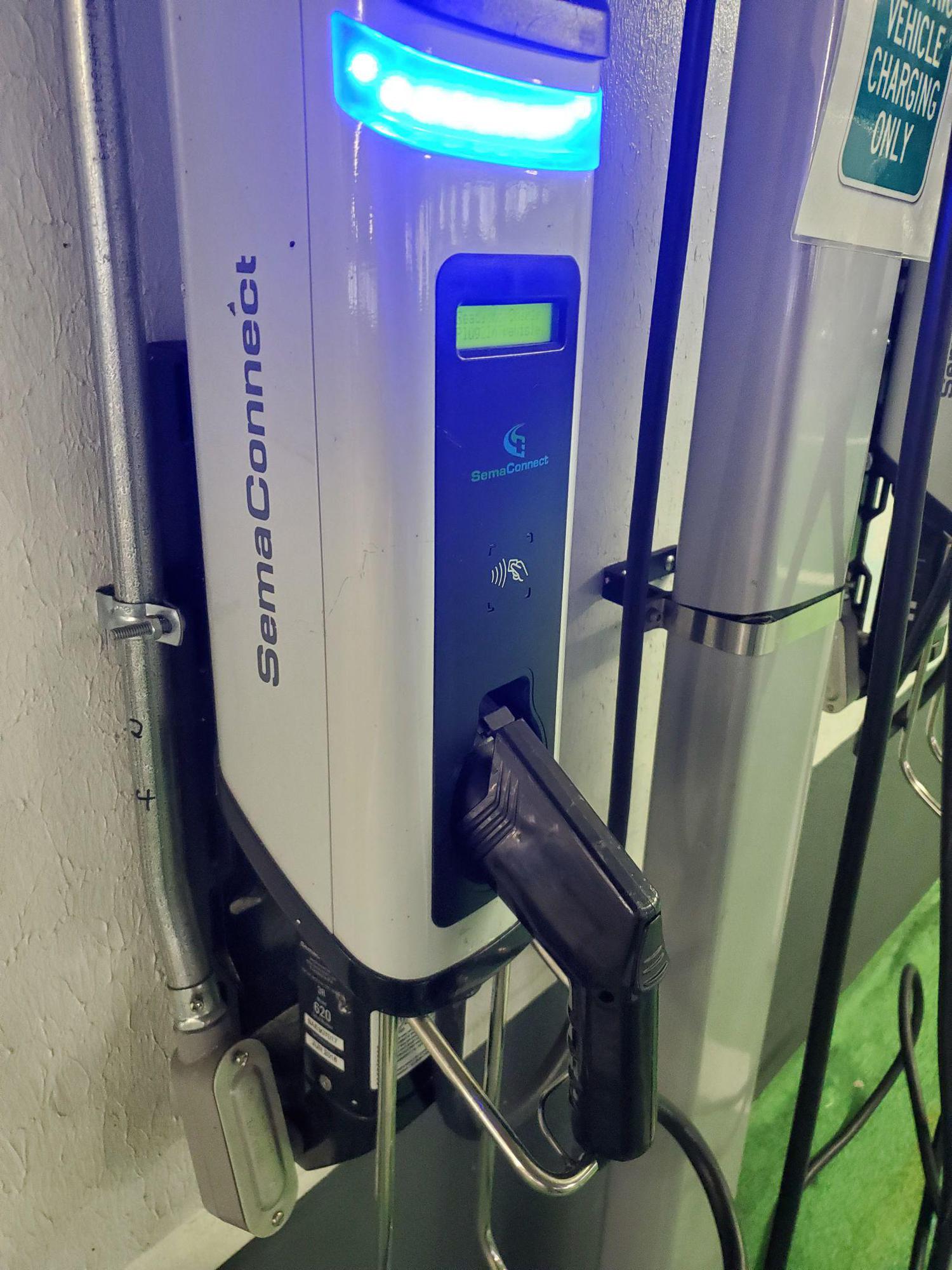 601 Travis Garage | Houston, TX | EV Station