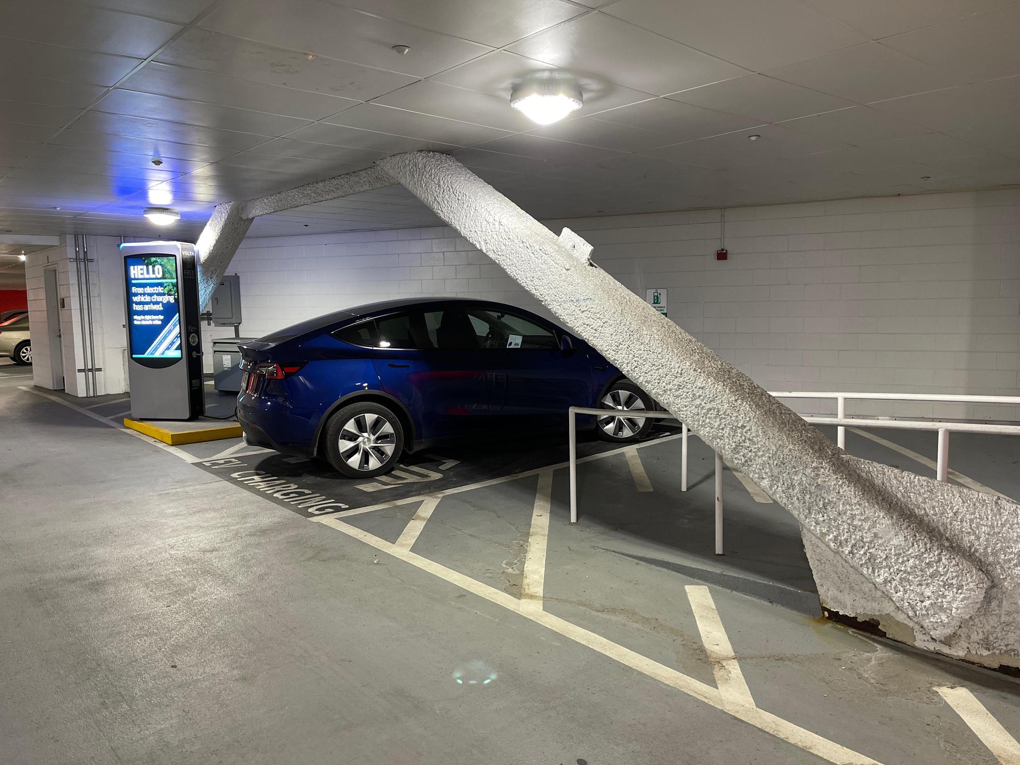 Natick Mall - B Deck Entrance/Corner | Natick, MA | EV Station