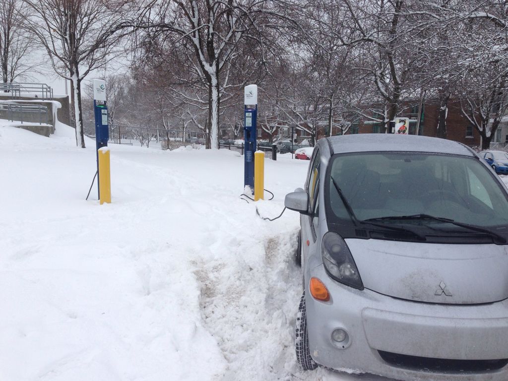 Parc Kent | Montréal, QC | EV Station