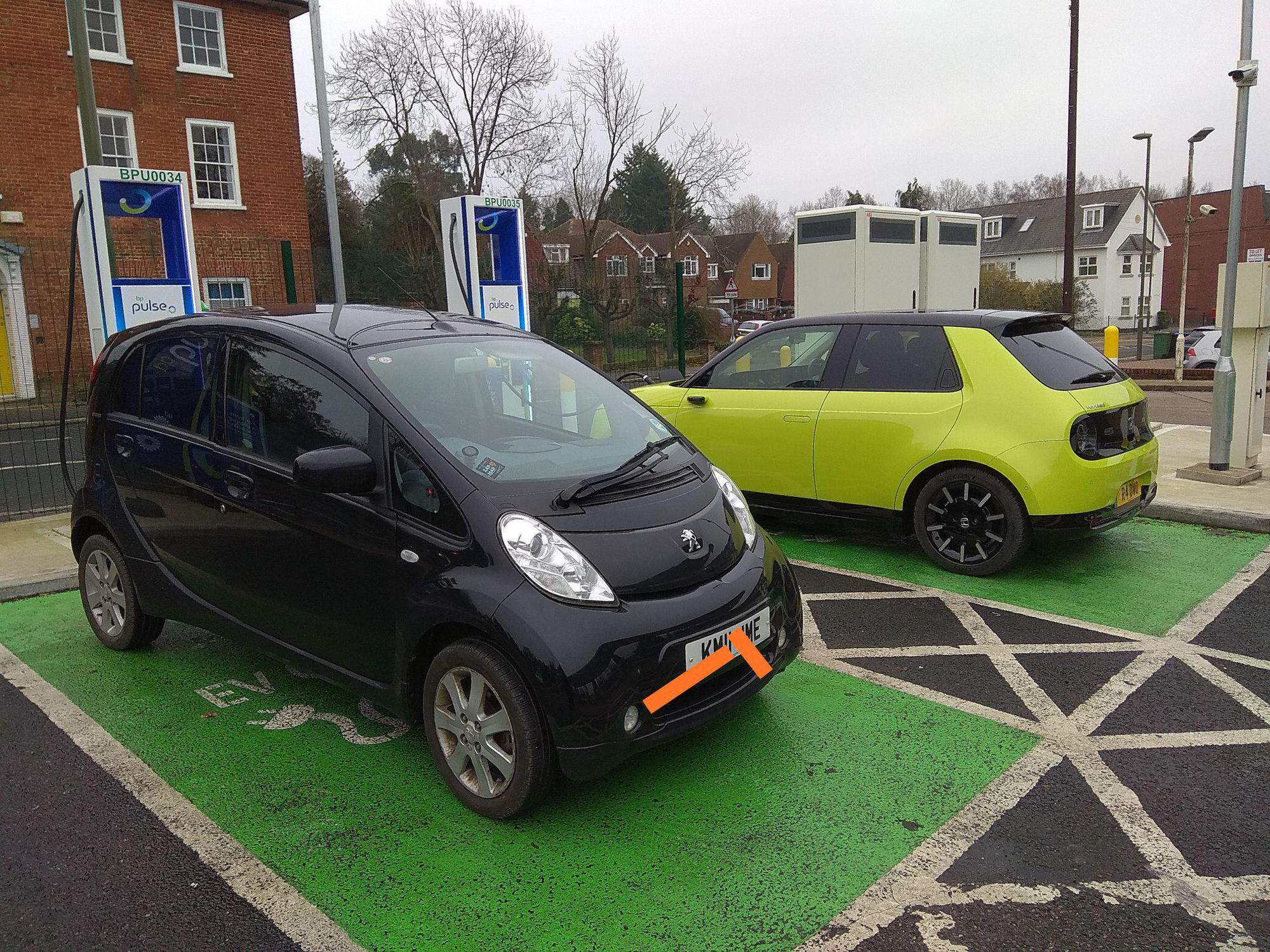 BP Bagshot | 40 London Road, Bagshot, GU19 5HL, United Kingdom | EV Station