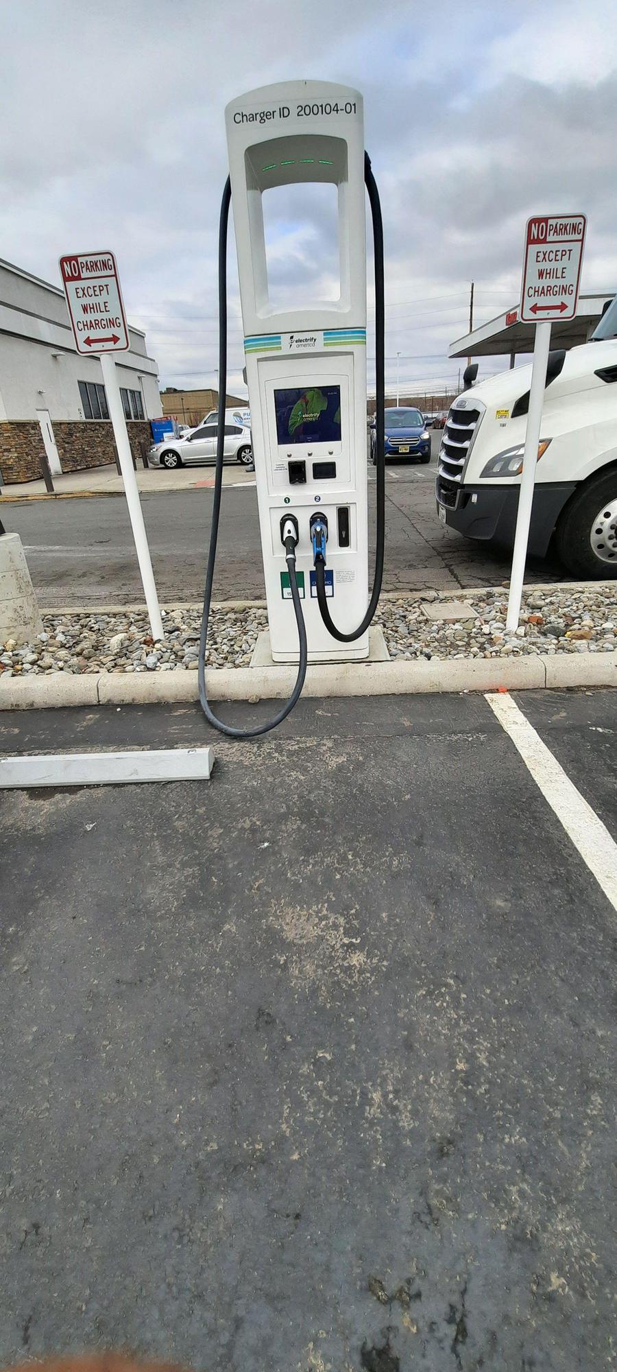 Walmart Supercenter Kearny | Kearny, NJ | EV Station