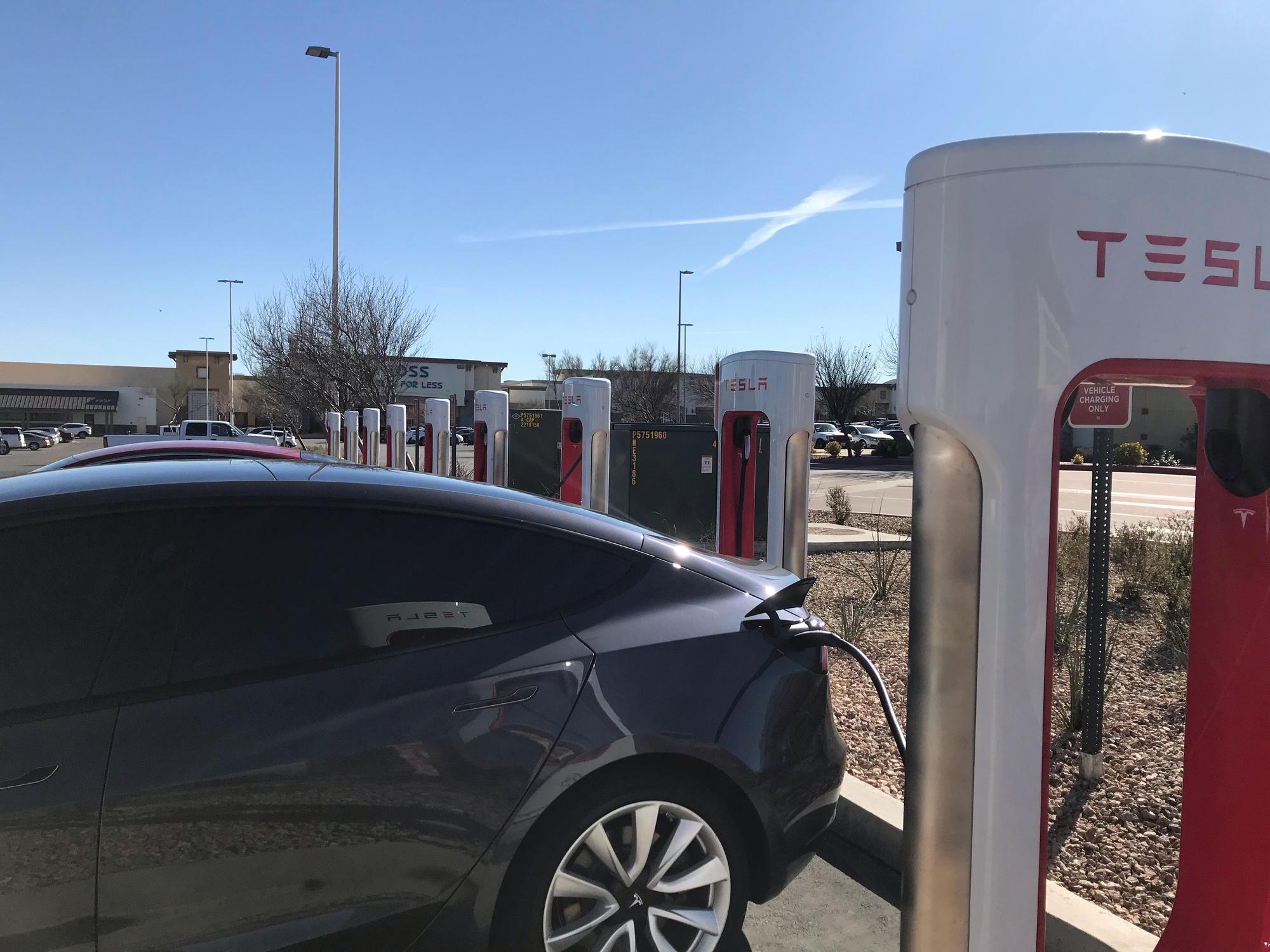 Target Hesperia, CA (1) | Hesperia, CA | EV Station