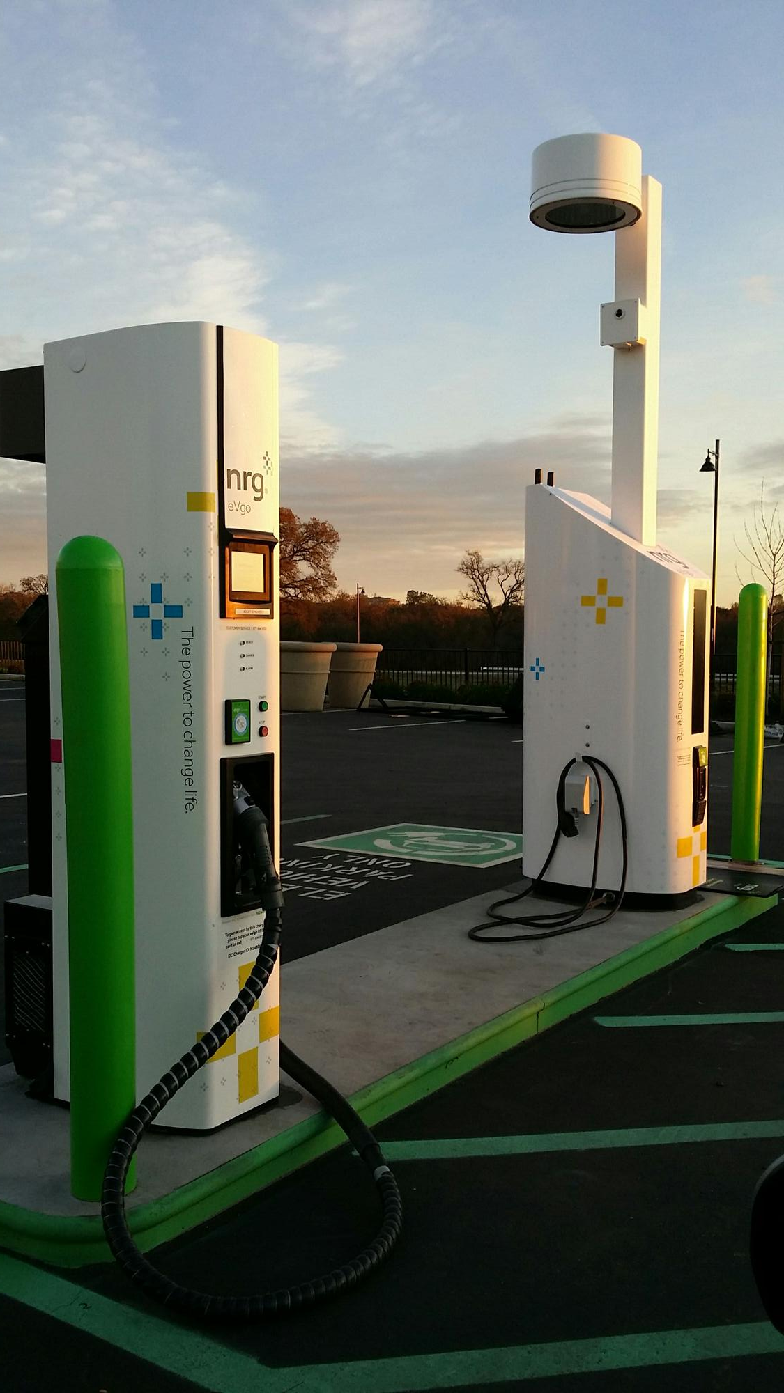 Rocklin Commons - Panda Express | Rocklin, CA | EV Station
