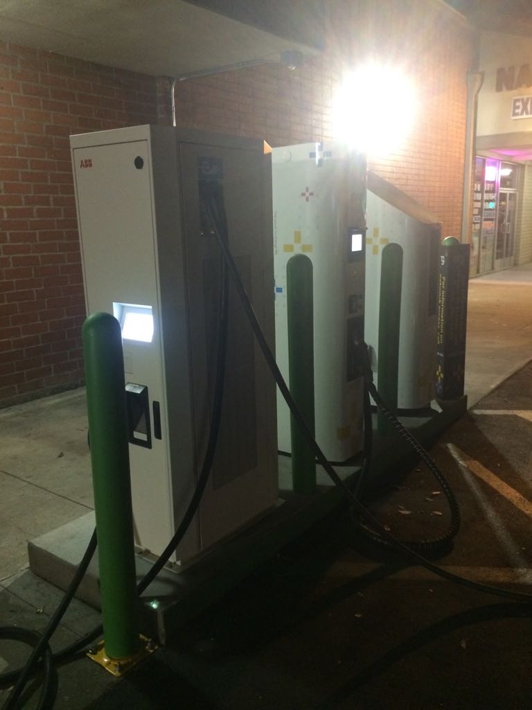 Larwin Square | Tustin, CA | EV Station