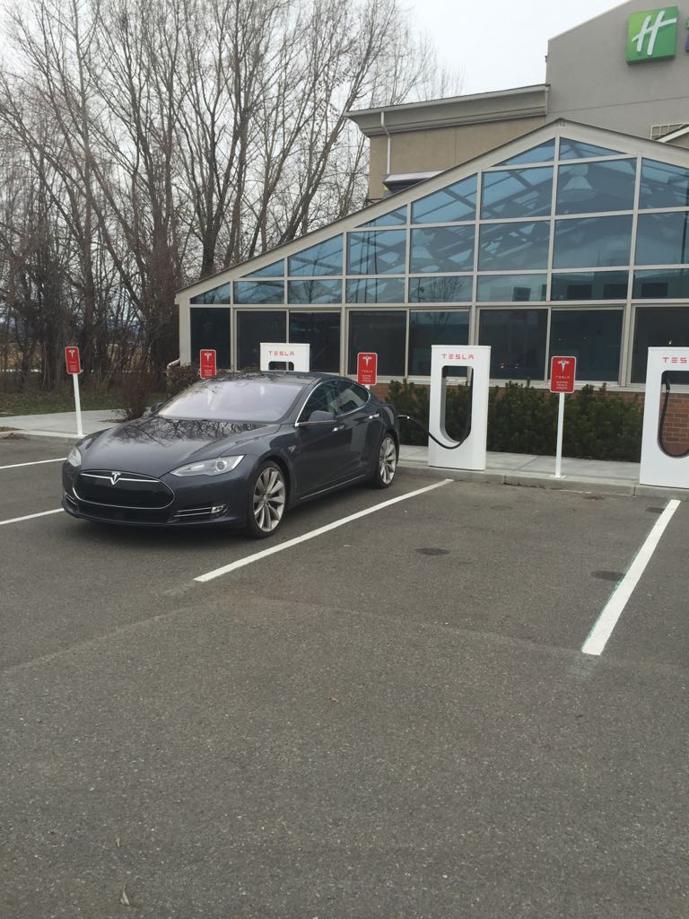 Holiday Inn Express Ellensburg (2) | Ellensburg, WA | EV Station