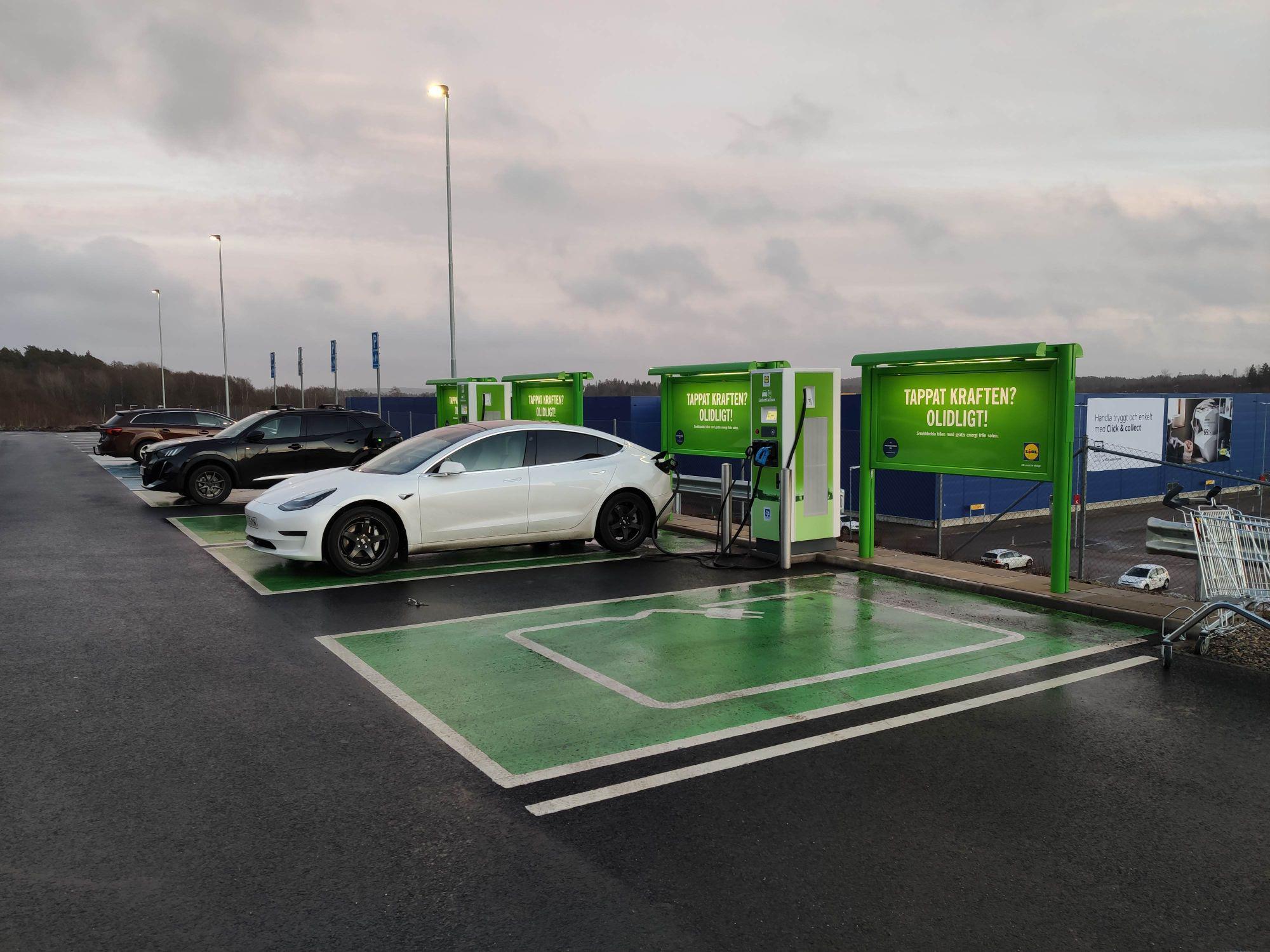 Lidl Torp | Grytingen, 451 94 Uddevalla, Sverige | EV Station