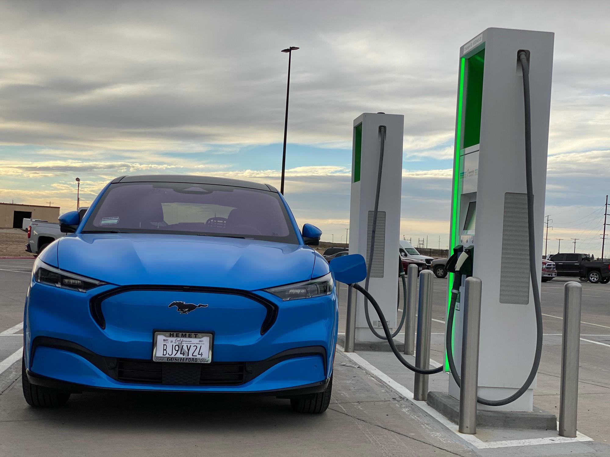 Walmart Supercenter | Fort Stockton, TX | EV Station
