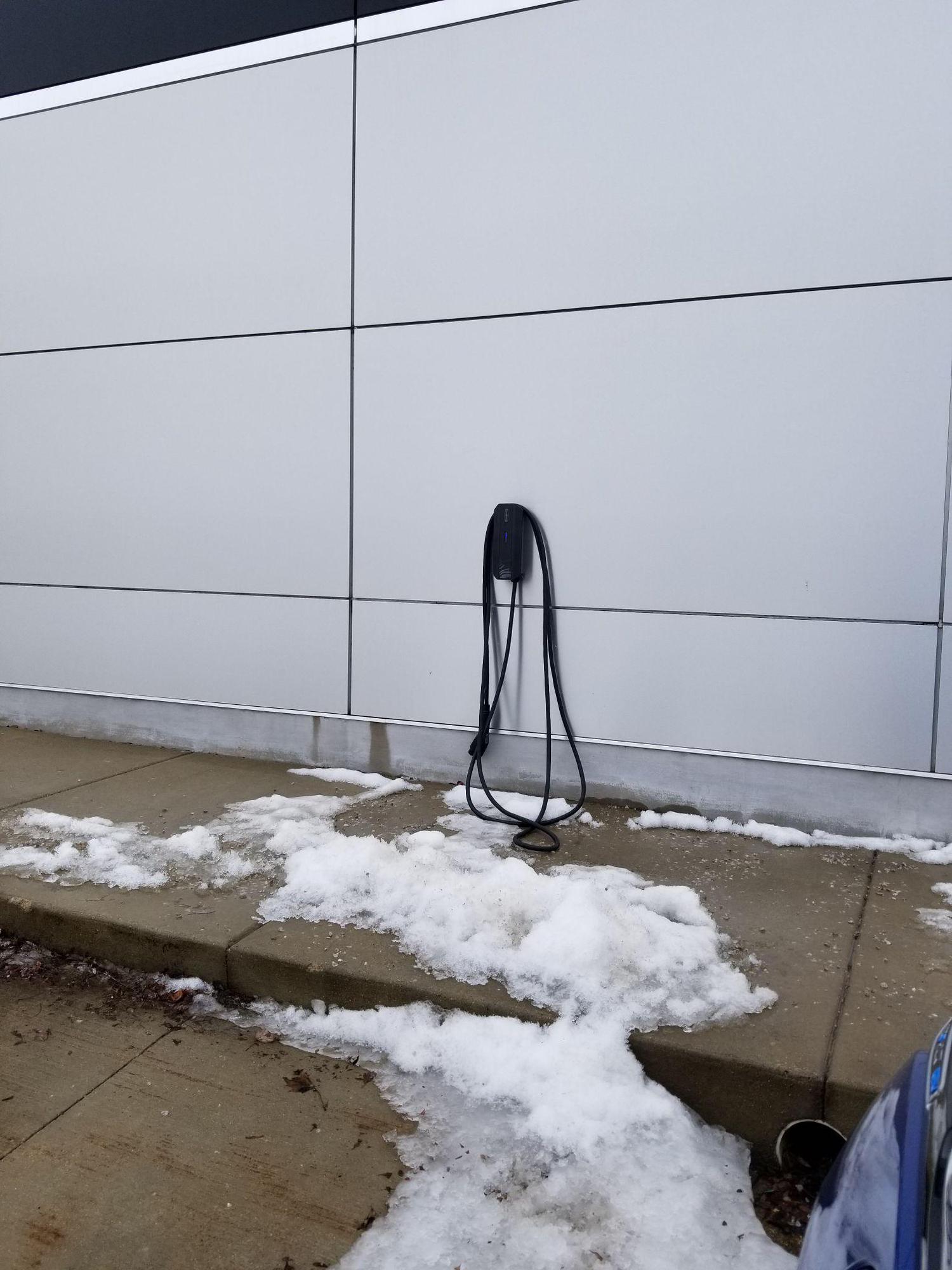 Kayser Ford Lincoln | Madison, WI | EV Station