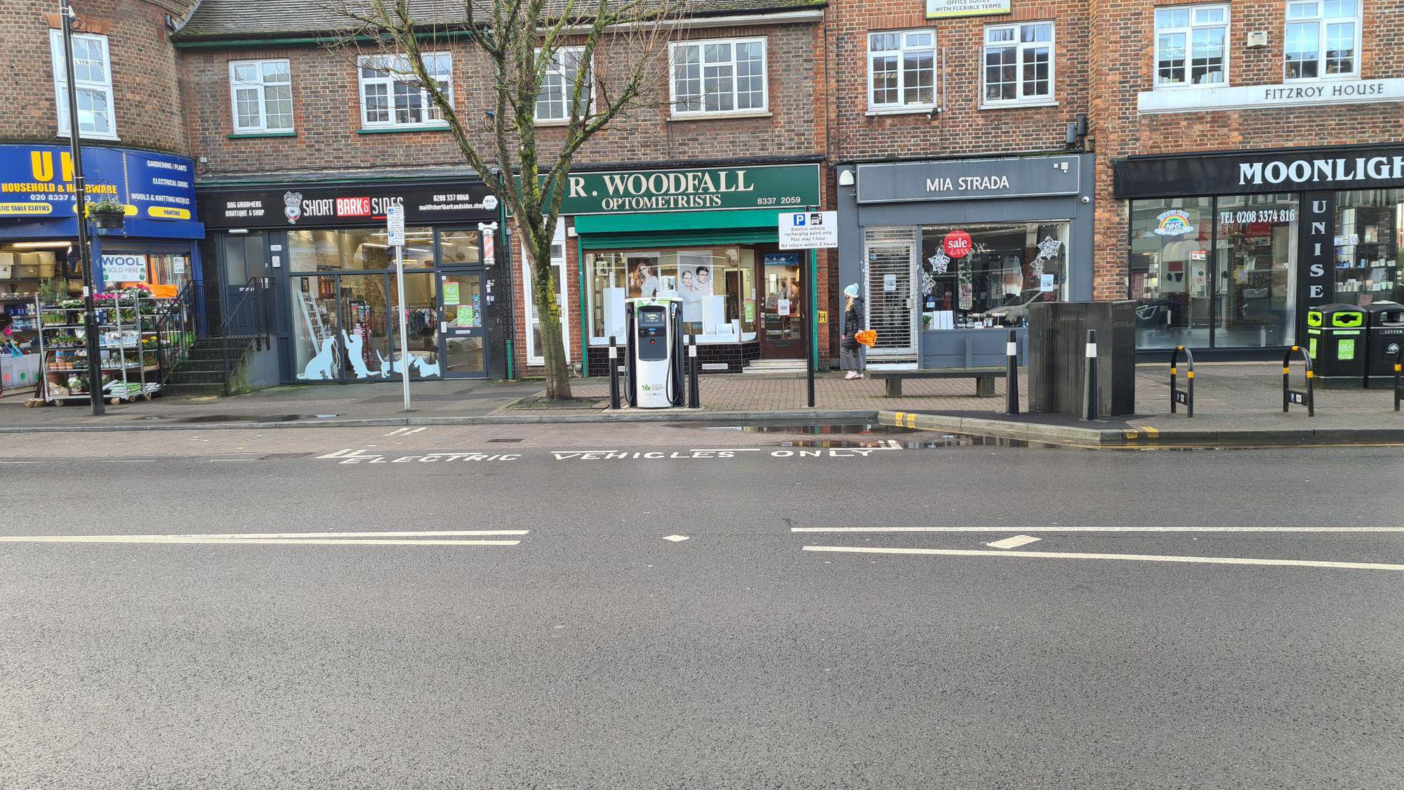 Marie Curie Charity Shop | 151 Central Rd, Worcester Park KT4 8DT, UK ...