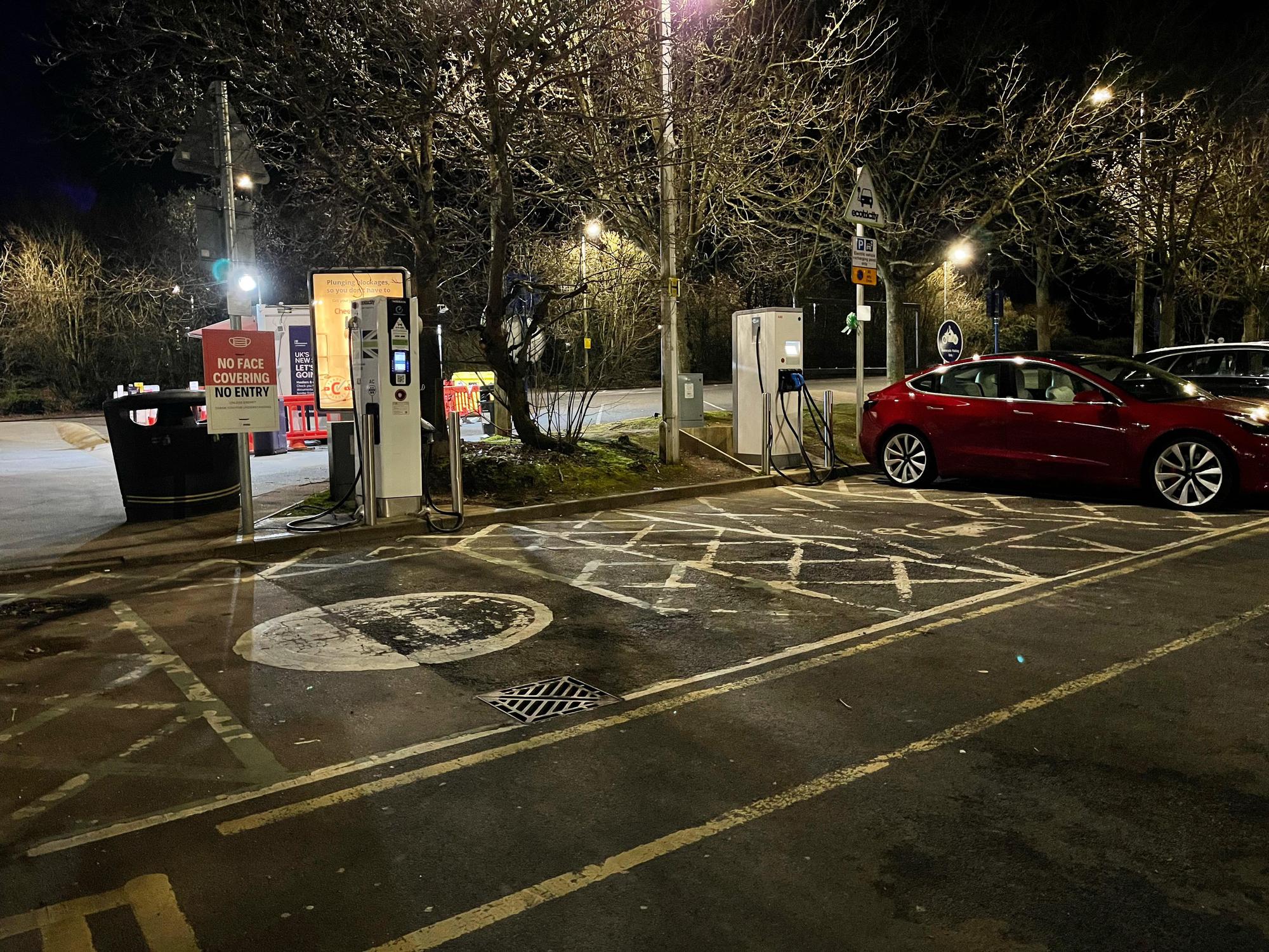 Cherwell Valley Services M40 | Moto Services, M40 Motorway Jct 10 ...