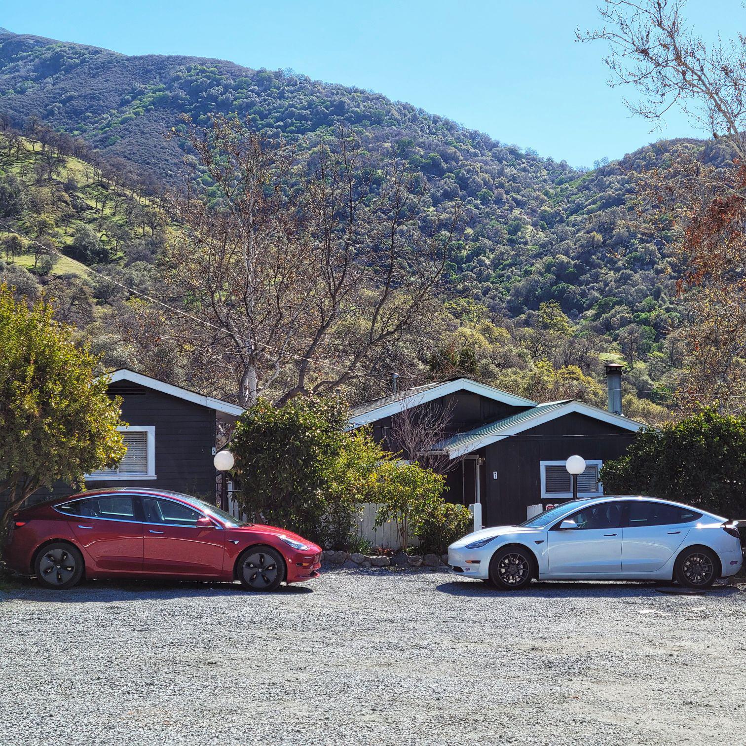 Gateway Restaurant & Lodge - Tesla Destination Charging | Three Rivers ...