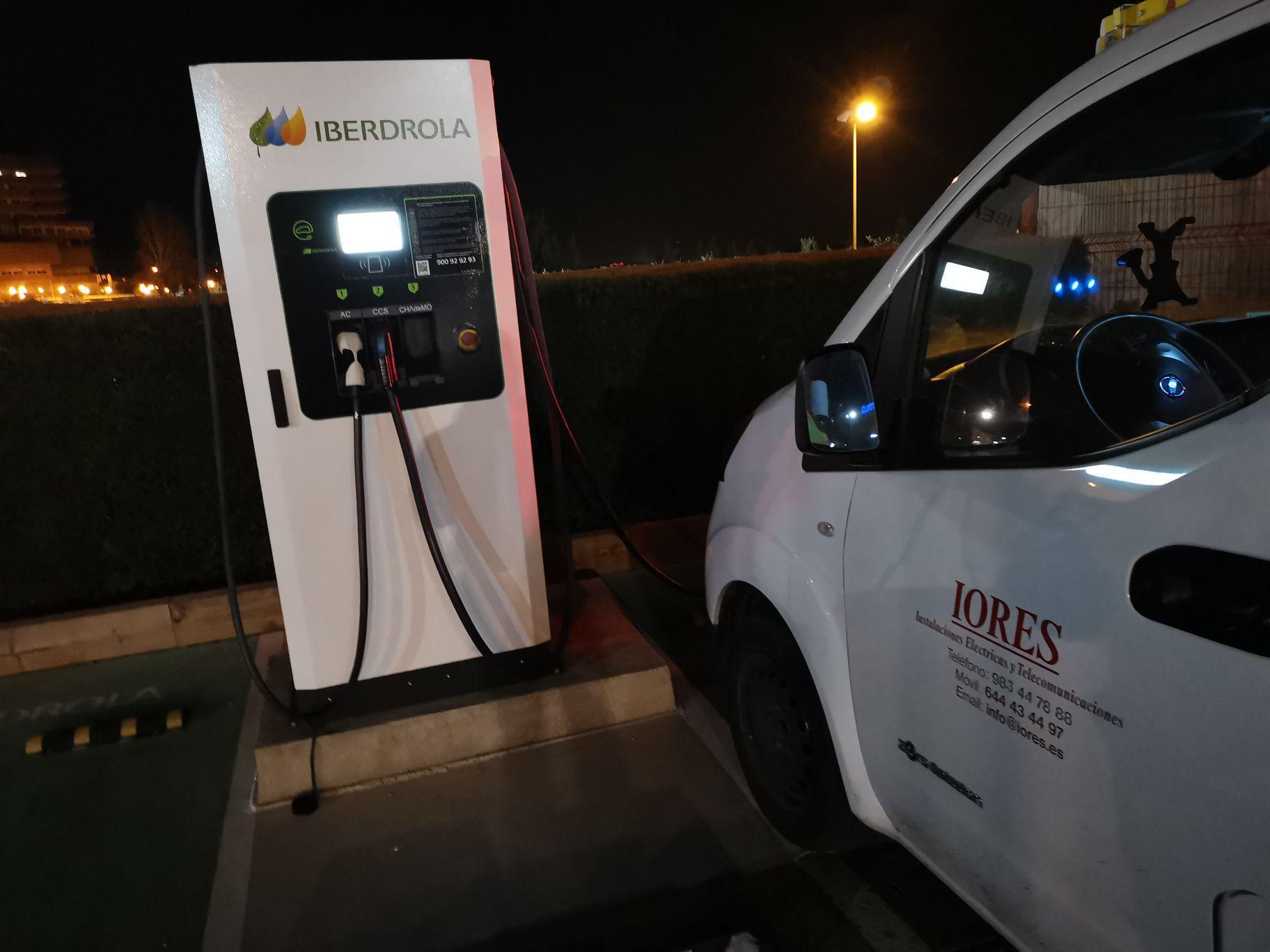 Charging Station IBERDROLA CLIENTES | Burgos, CL | EV Station