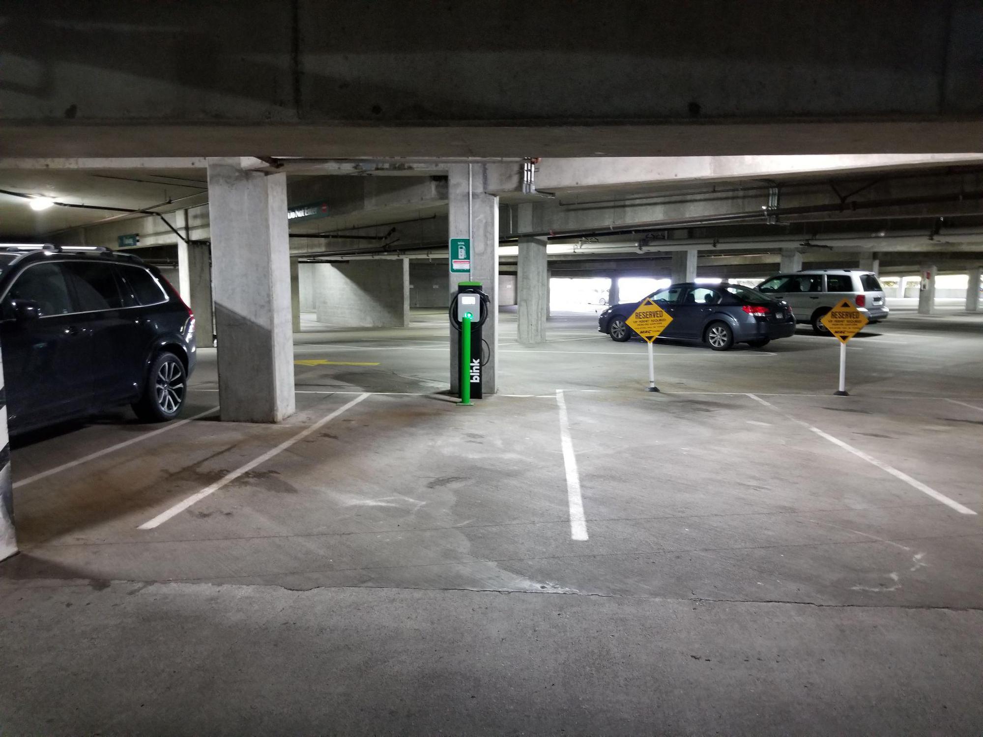 Carillon Point - P3000 Garage | Kirkland, WA | EV Station