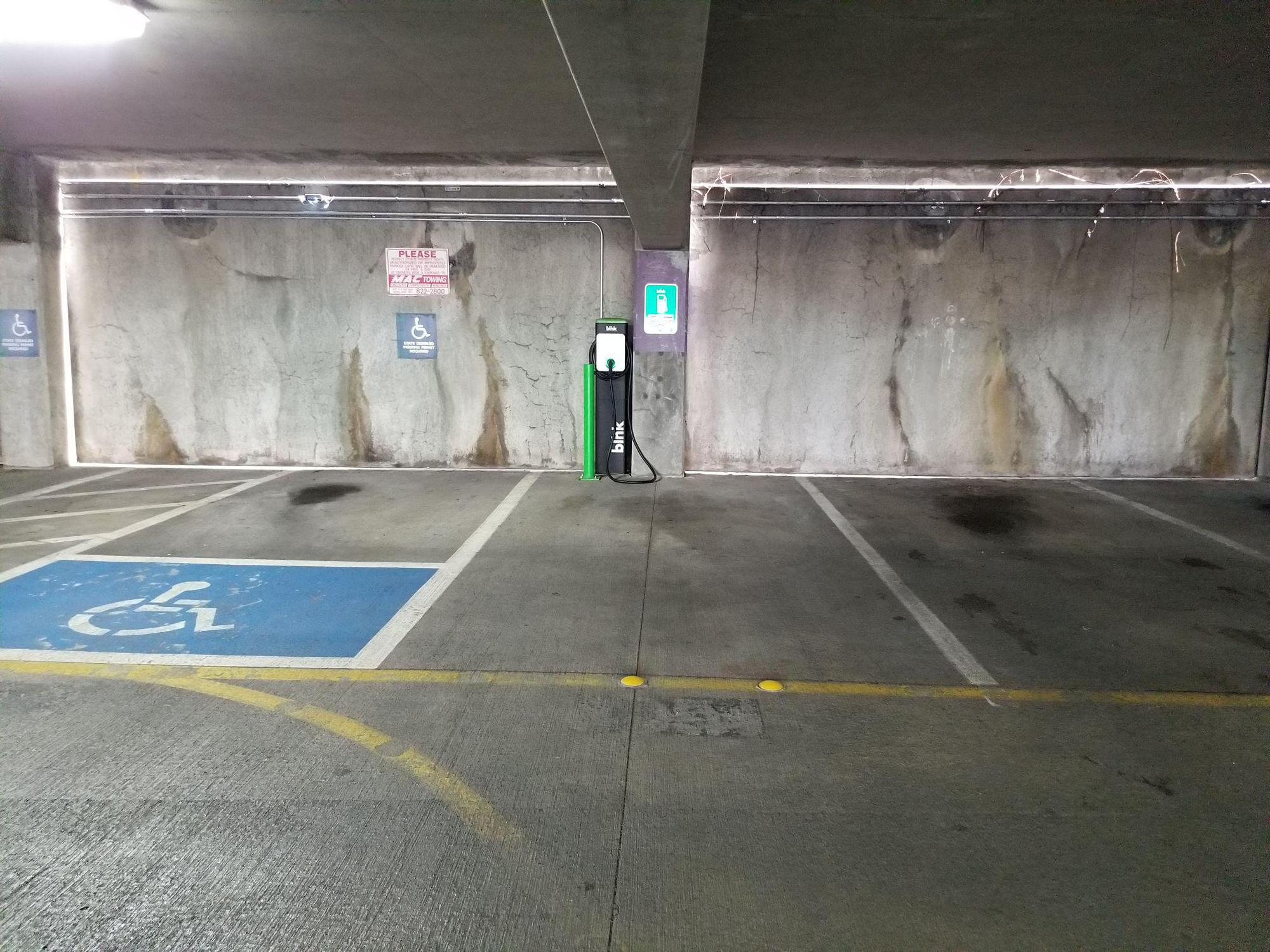 Carillon Point - P4000/P5000 Garage | Kirkland, WA | EV Station